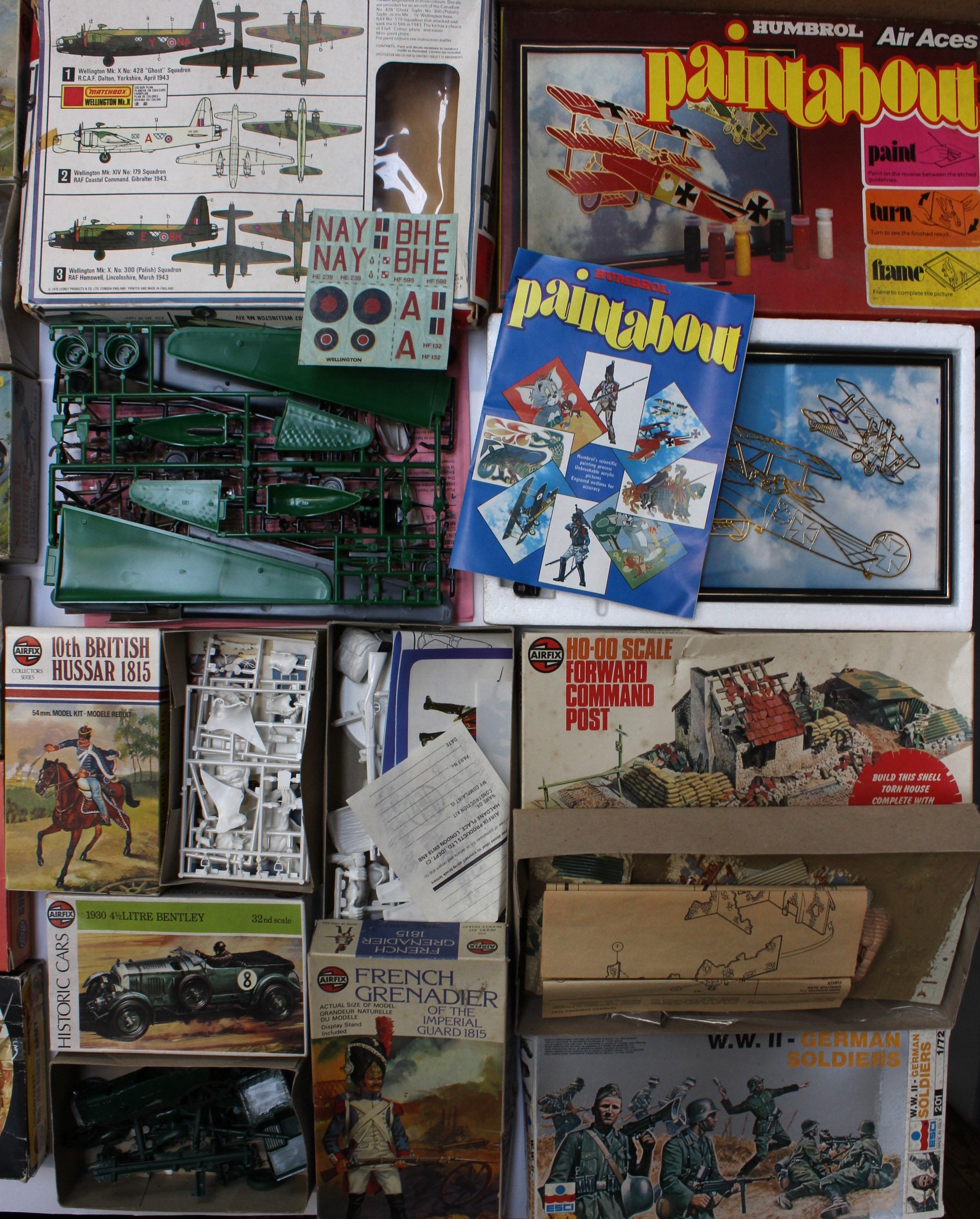 Airfix: A collection of assorted boxed unmade Airfix kits. To include ...