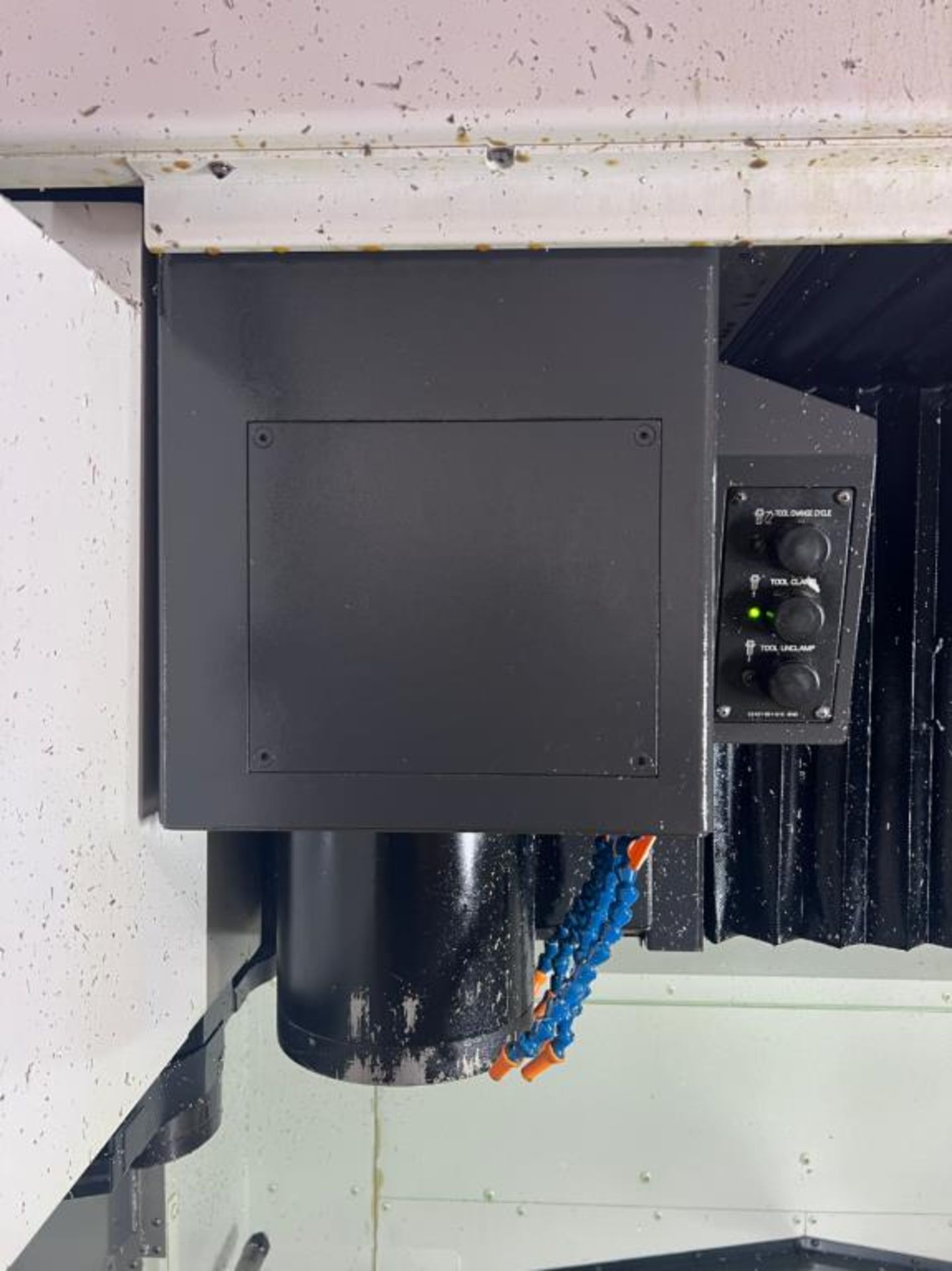 Okuma Genos M560-V CNC Machine includes Control Unit, MP 1200 Systems ...