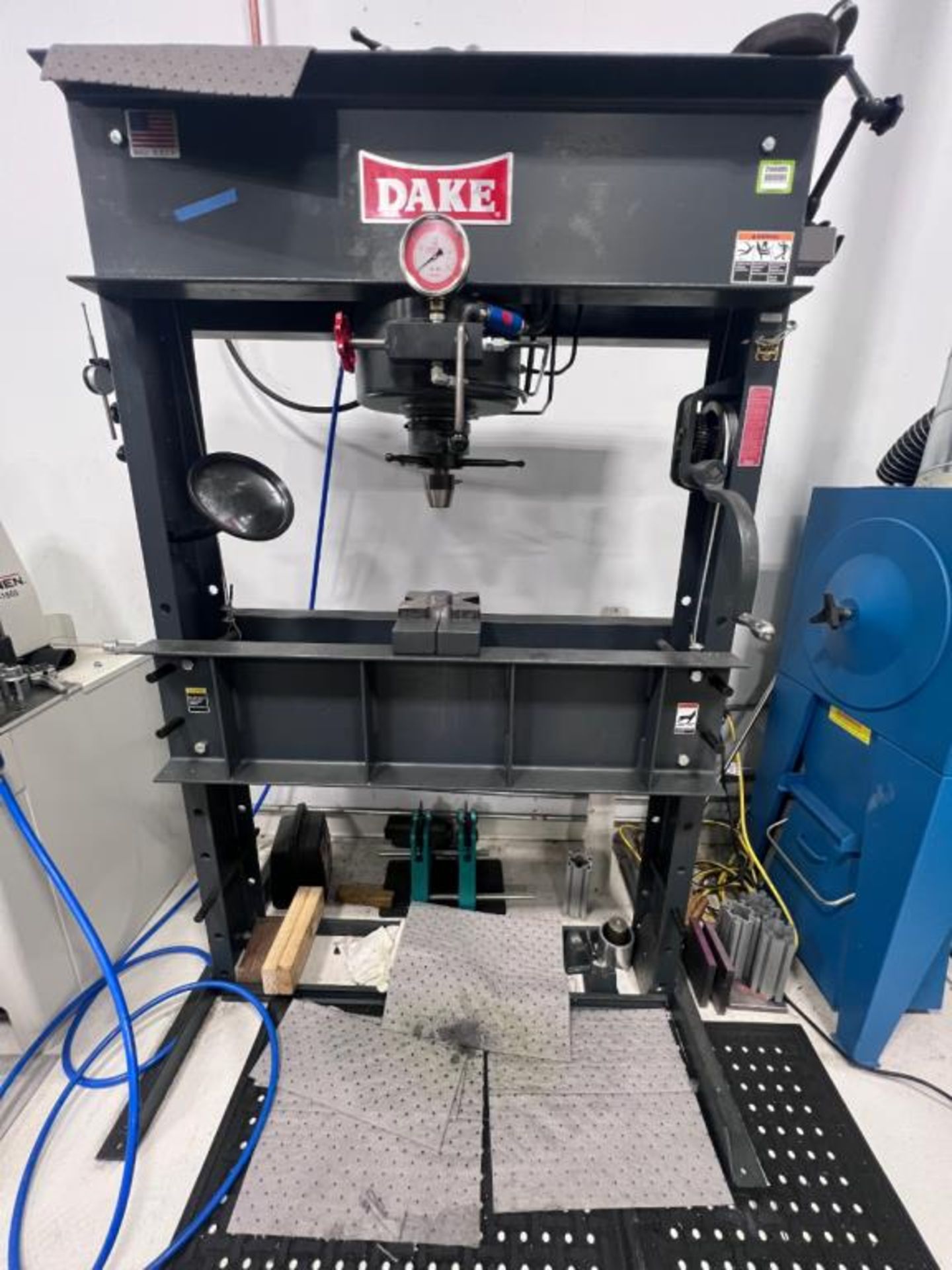 Dake 907003 75 ton Hydraulic Press includes pneumatic pressure gauge ...