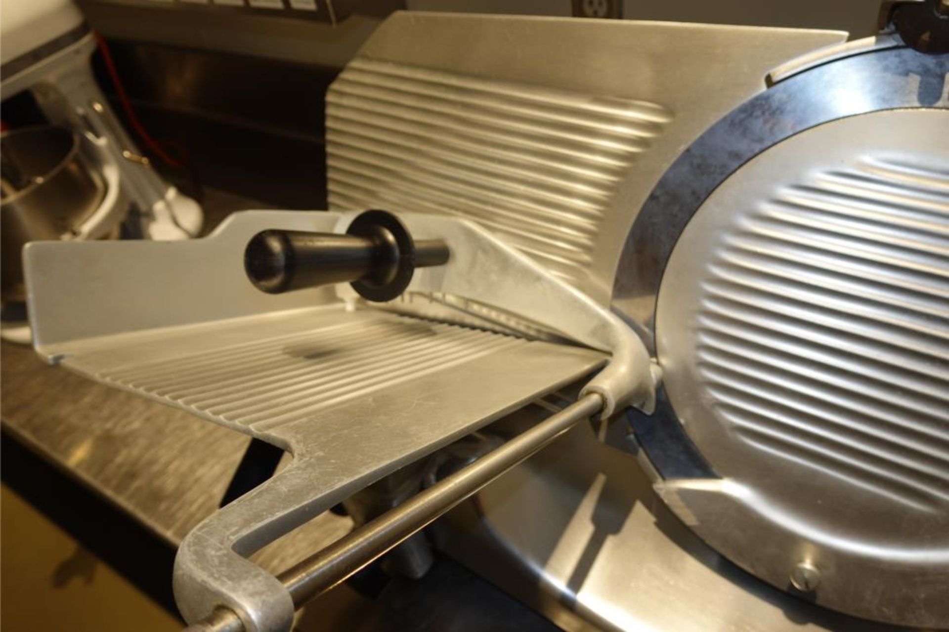 Globe G14 14" Manual Food Slicer, 1/2- HP, 115V, 60Hz. HIT# 2598872 ...