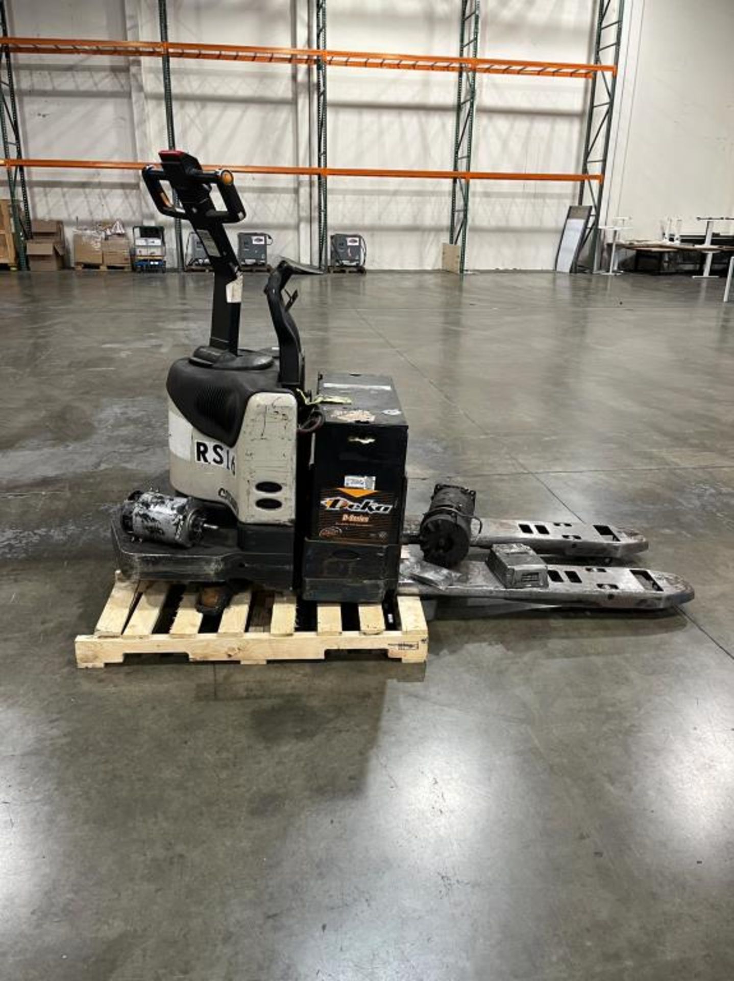 Crown PE4000-60 Walkie Rider Electric Pallet Jack w/ 6000lb. Lifting ...