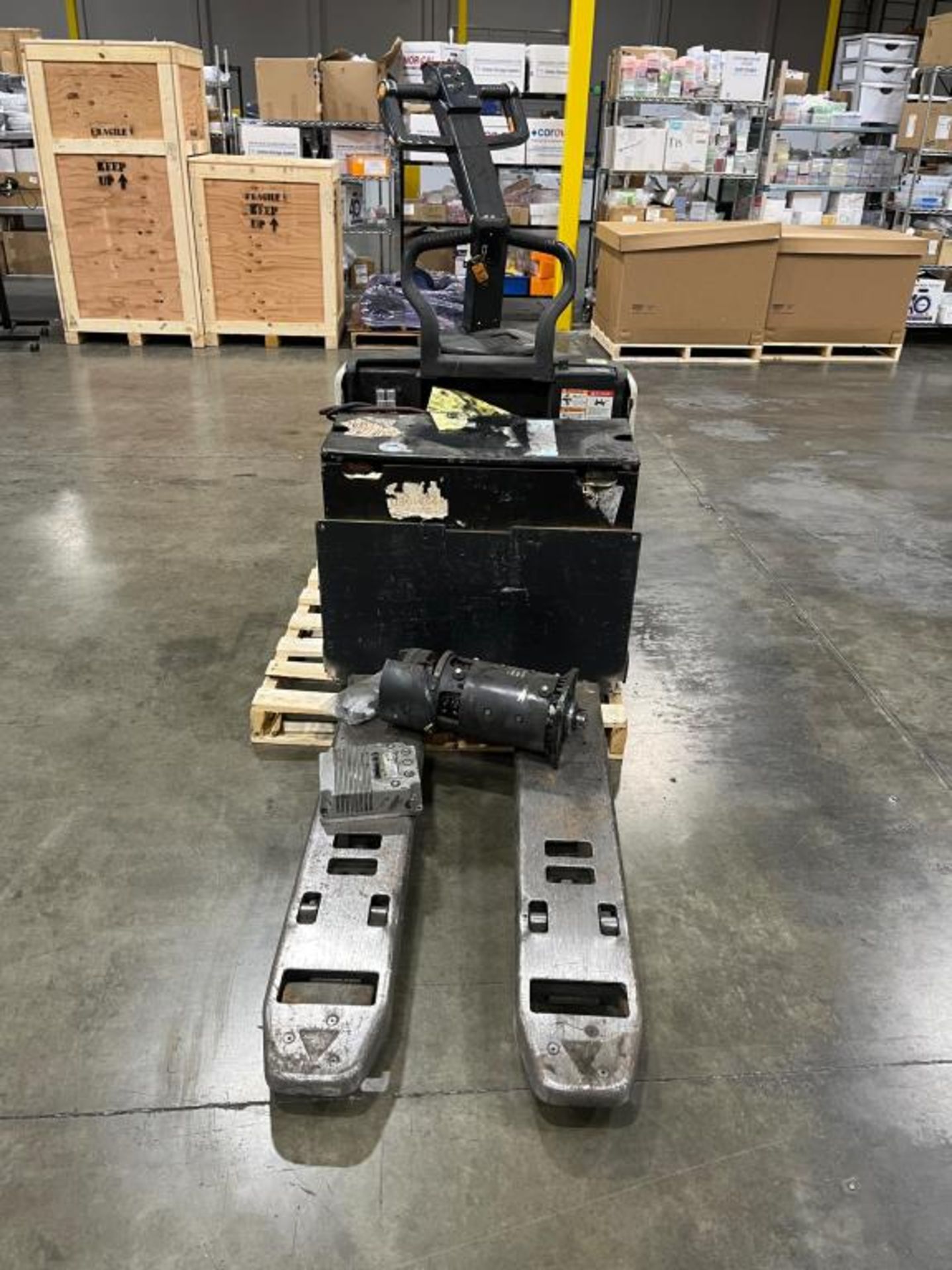 Crown PE4000-60 Walkie Rider Electric Pallet Jack w/ 6000lb. Lifting ...