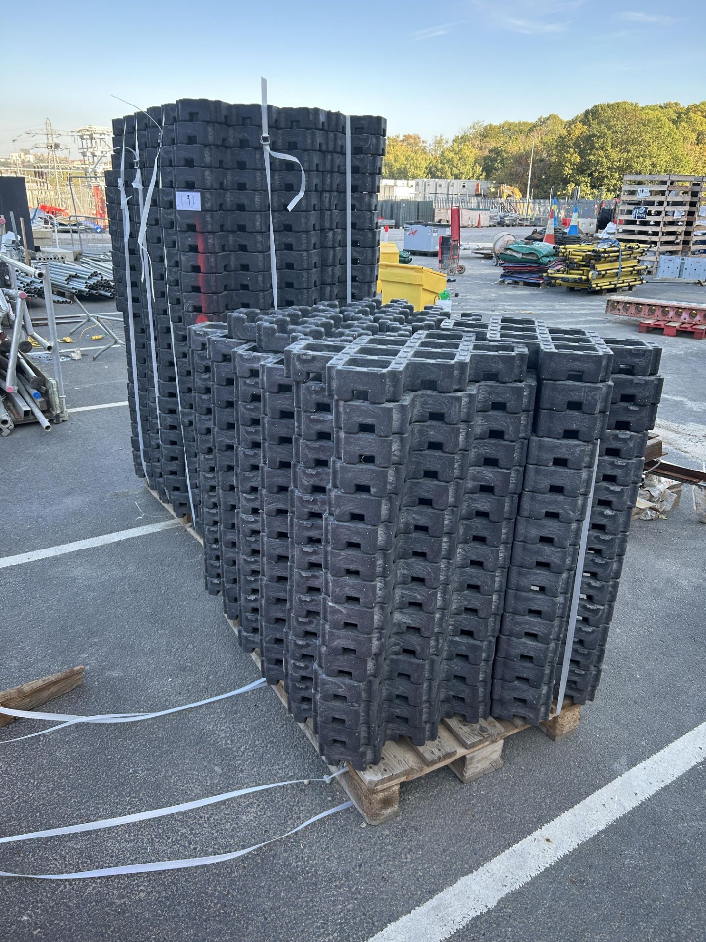 2 Pallets of 600 x 400 x 80mm Truck Paving Slabs (1 Pallet x 120 and 1 ...