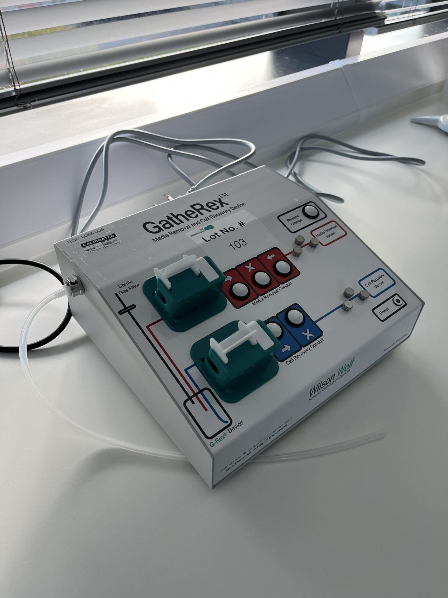 1: Wilson Wolf, G-Rex, Media Removal and Cell Recovery Device