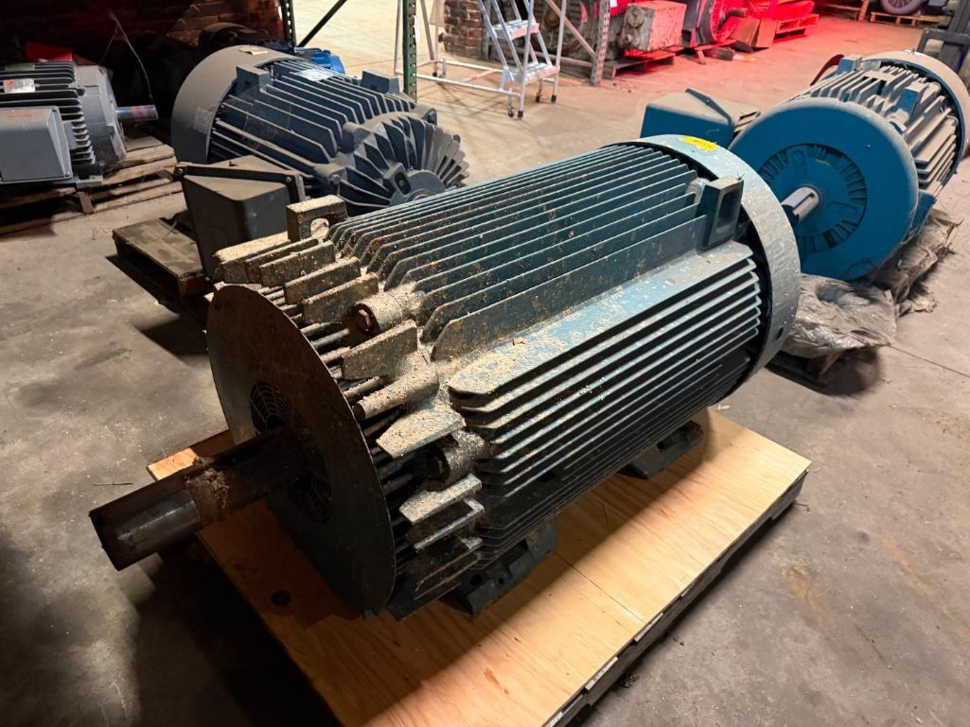200 HP GE 575V MOTOR 895 RPM 509L Frame - Simple Rigging/Loading Fee: $50