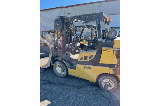 15,500 POUND YALE GLC155 ROLL CLAMP TRUCK WITH 84" CASCADE CLAMP ...