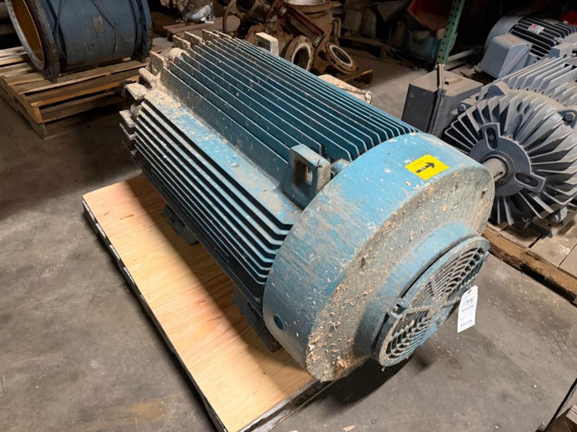 200 HP GE 575V MOTOR 895 RPM 509L Frame - Simple Rigging/Loading Fee: $50