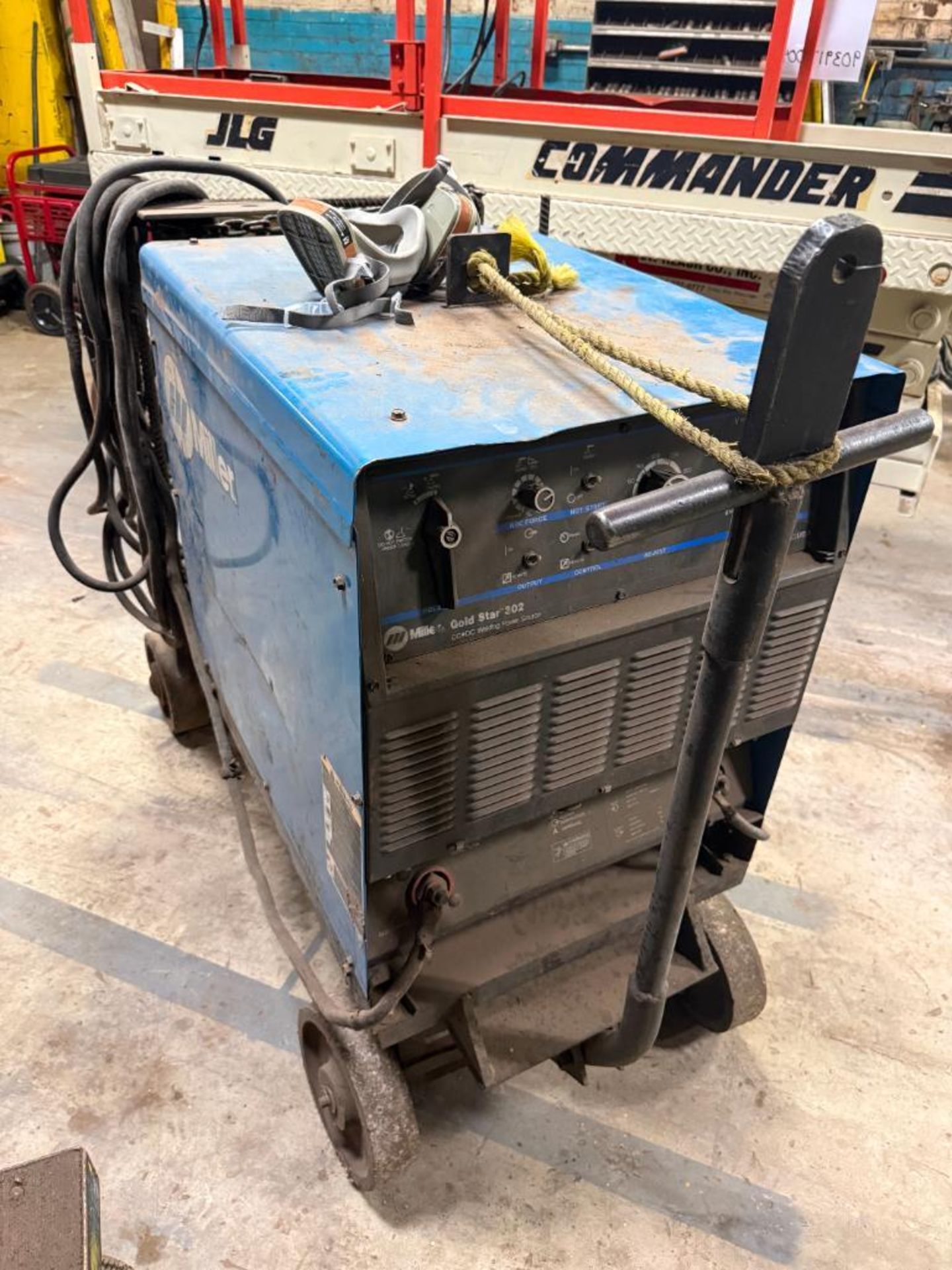 MILLER WELDMASTER GOLD STAR 302 WELDER