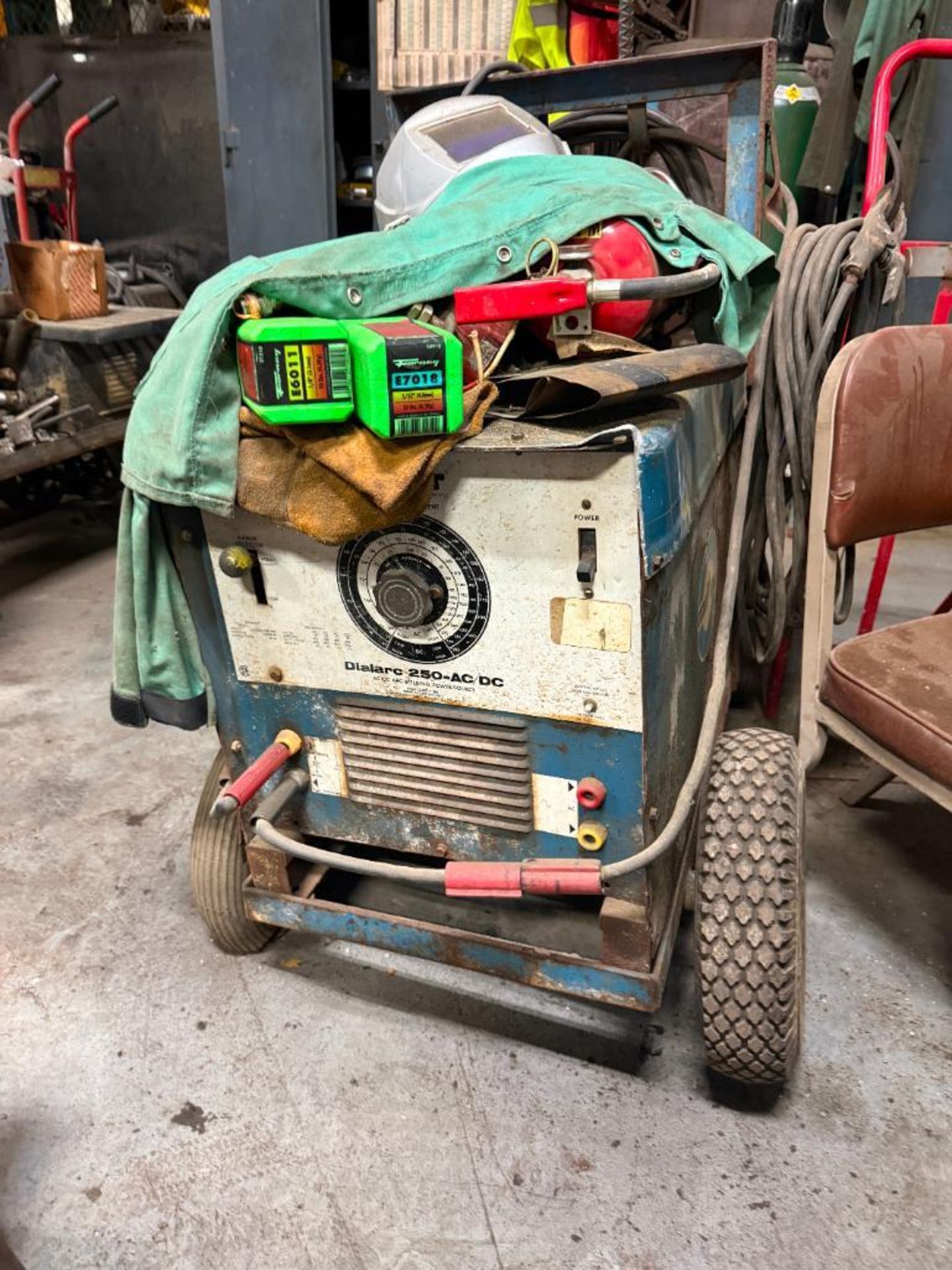 MILLER WELDMASTER DIALARC 250-AC/DC WELDER - Simple Rigging/Loading Fee ...