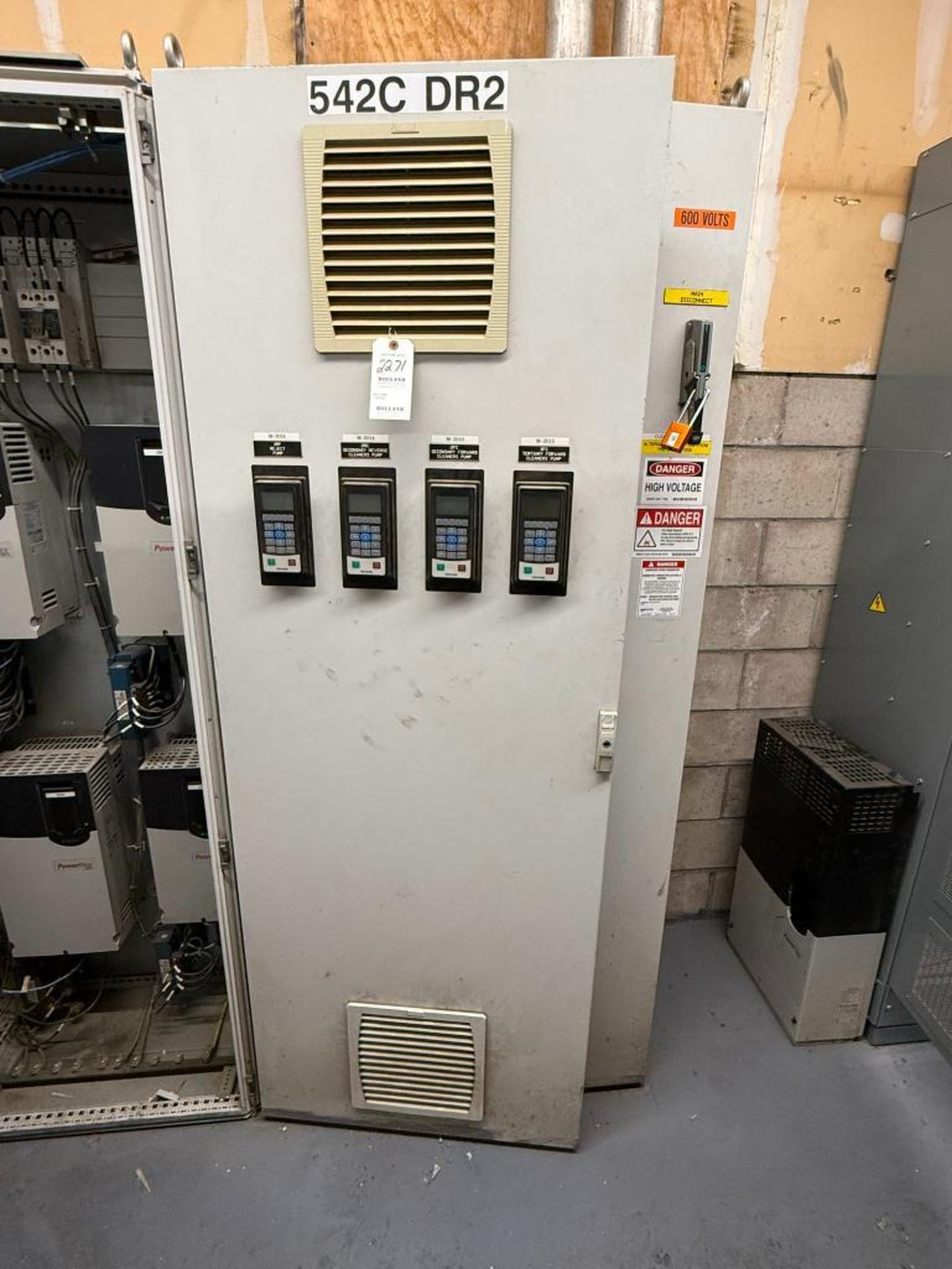 CABINET OF (2) ALLEN BRADLEY POWERFLEX 755 DRIVE VFDS