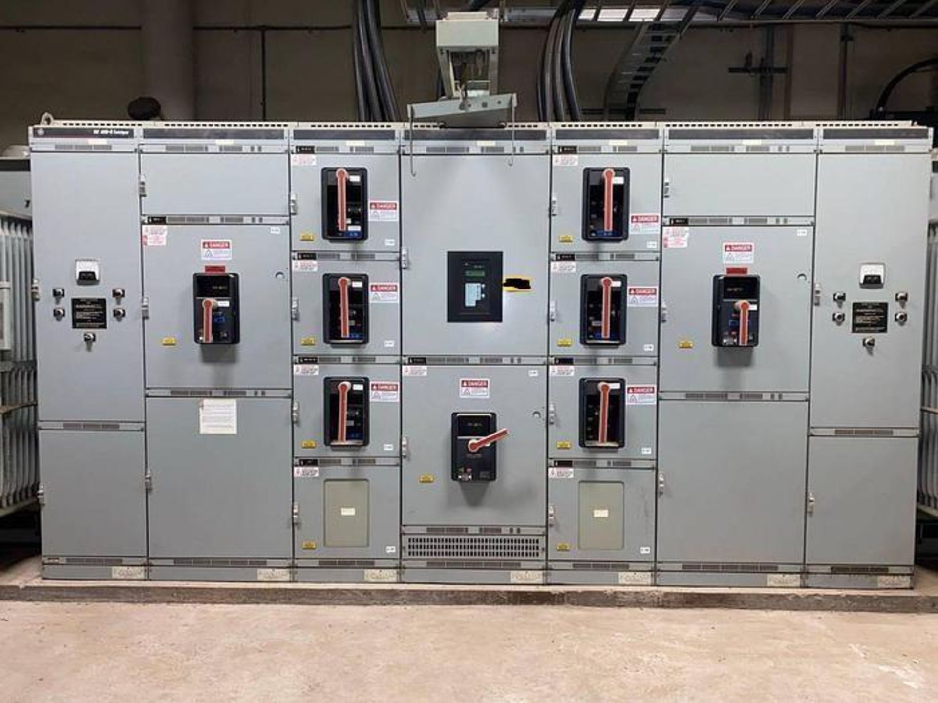 GE AKD-8 7 SECTION SWITCHGEAR SECTION - Simple Rigging/Loading Fee: $4000