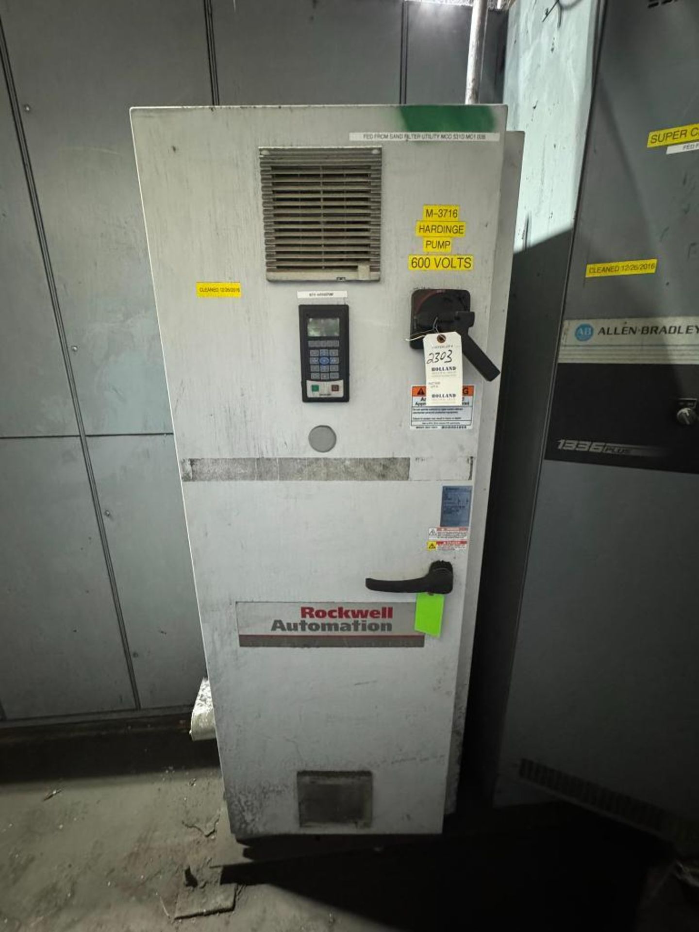 ALLEN BRADLEY DRIVE ENCLOSURE WITH VFD - Simple Rigging/Loading Fee: $100