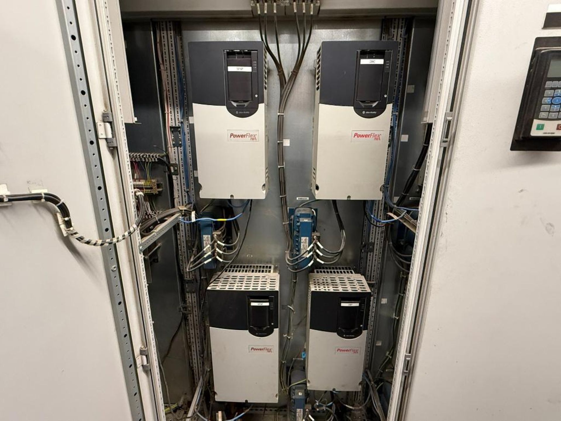 CABINET OF (4) ALLEN BRADLEY POWERFLEX 755 DRIVE VFDS - Simple Rigging ...