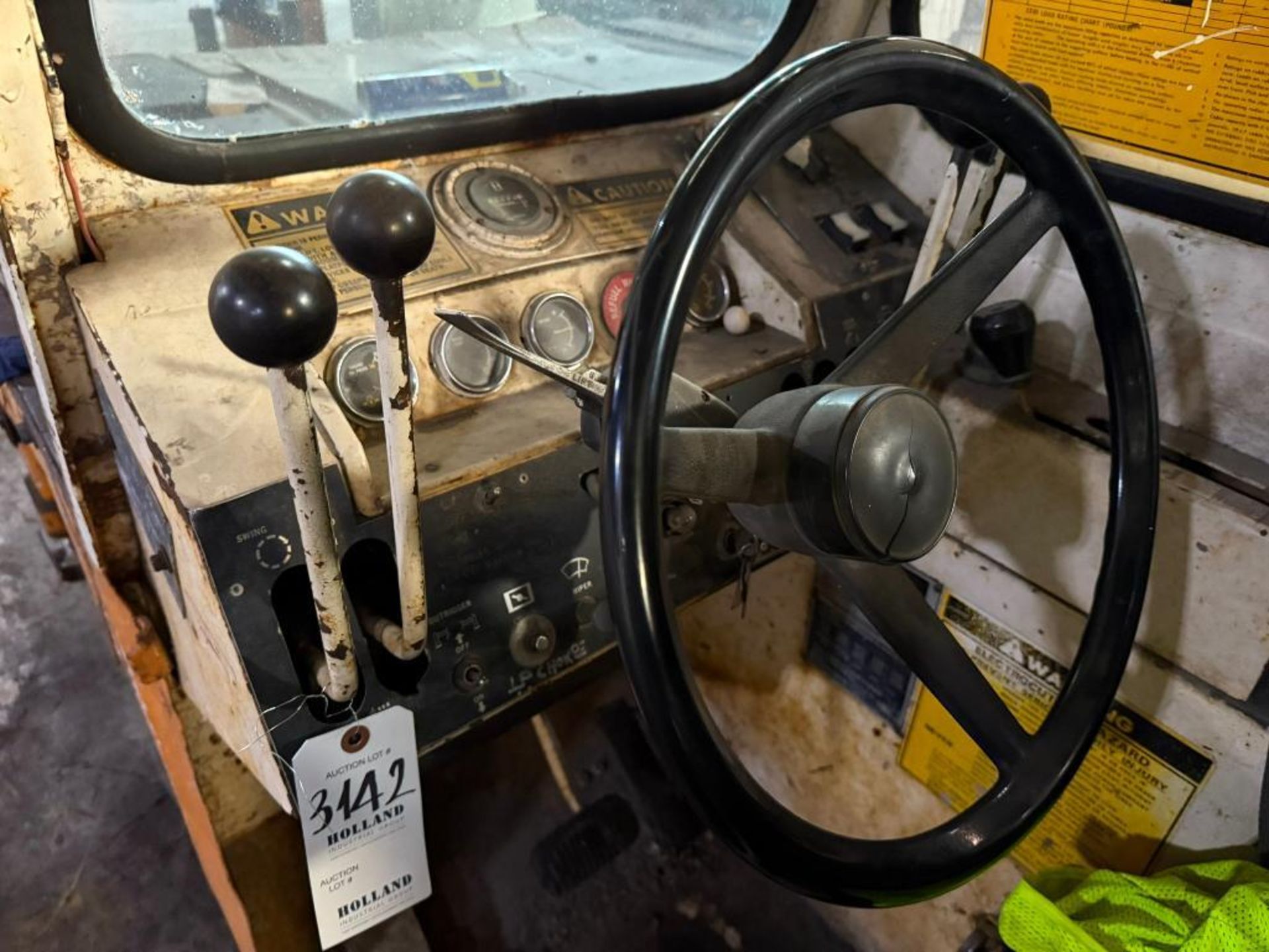 DROTT BOOM LIFT MODEL 3330 - Simple Rigging/Loading Fee: $100