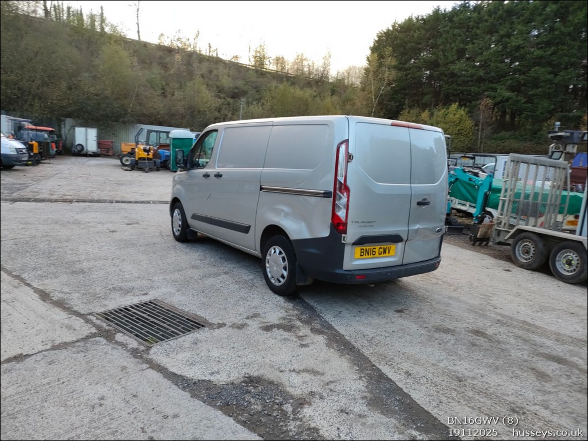 16/16 FORD TRANSIT CUSTOM 330 TREND 2198cc 6 Spd Manual Diesel Panel ...