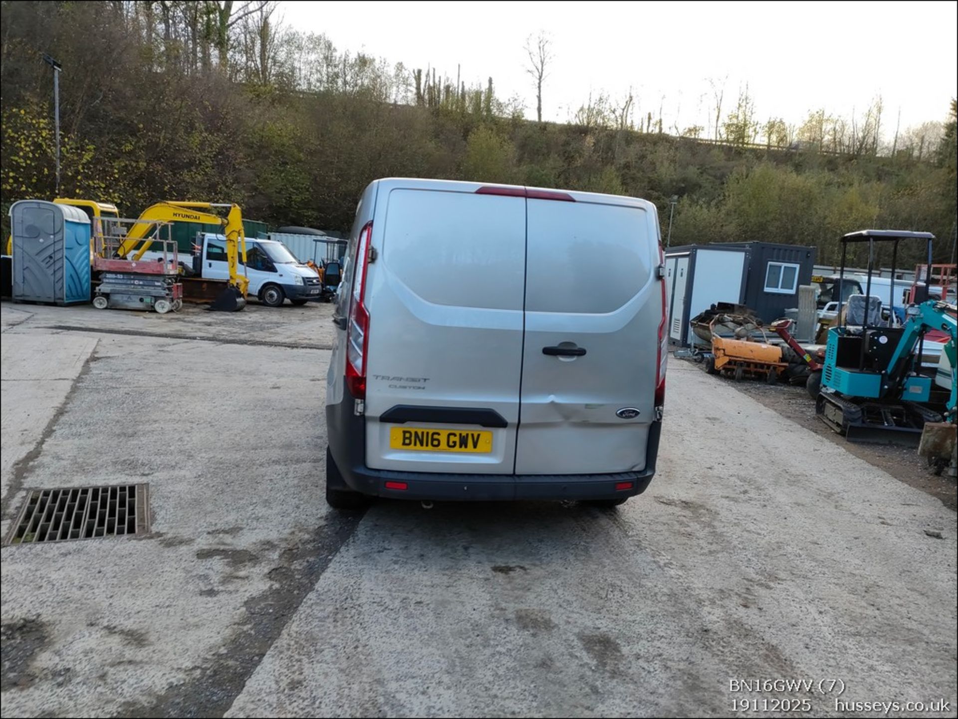 16/16 FORD TRANSIT CUSTOM 330 TREND 2198cc 6 Spd Manual Diesel Panel ...