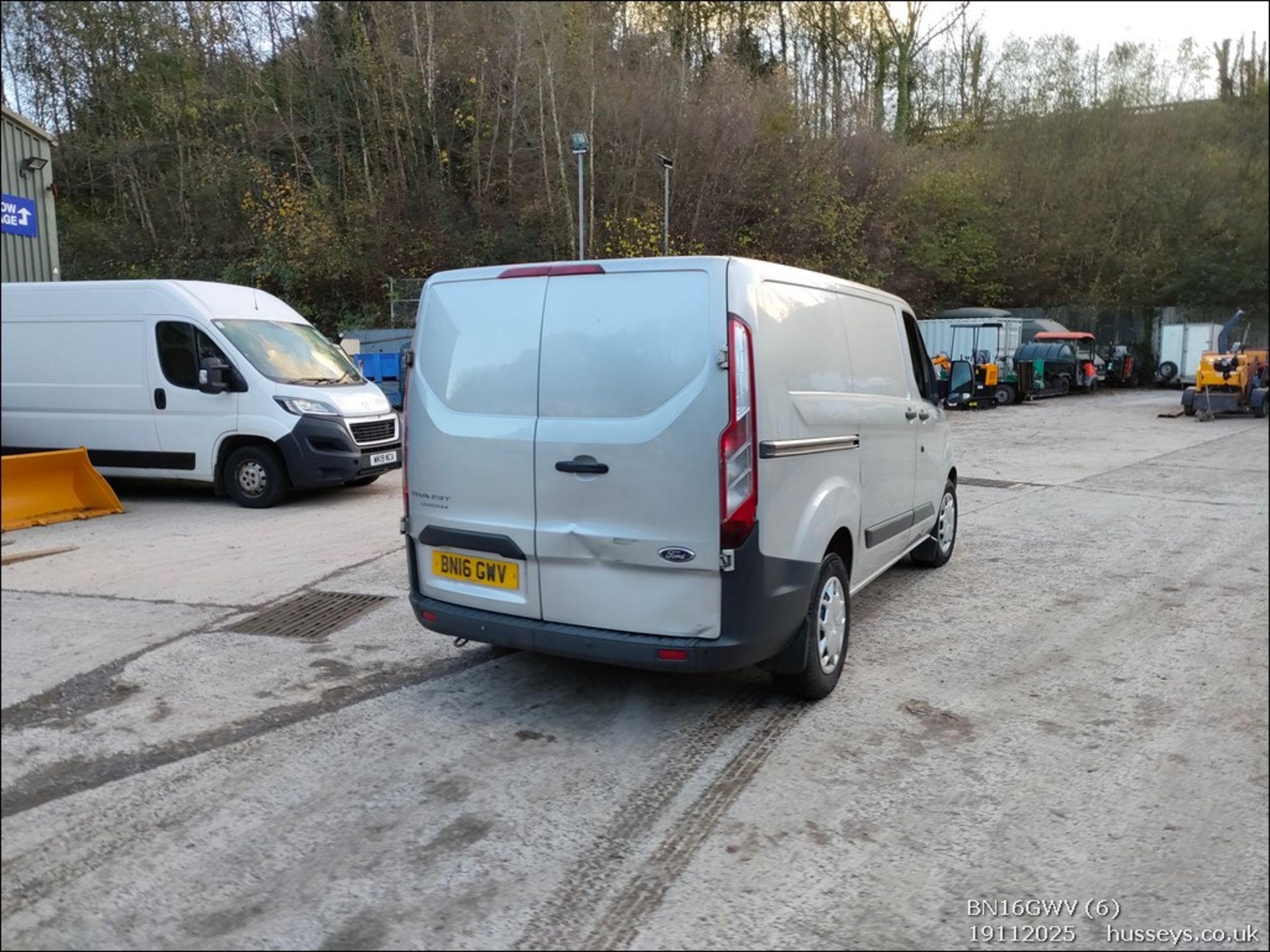 16/16 FORD TRANSIT CUSTOM 330 TREND 2198cc 6 Spd Manual Diesel Panel ...