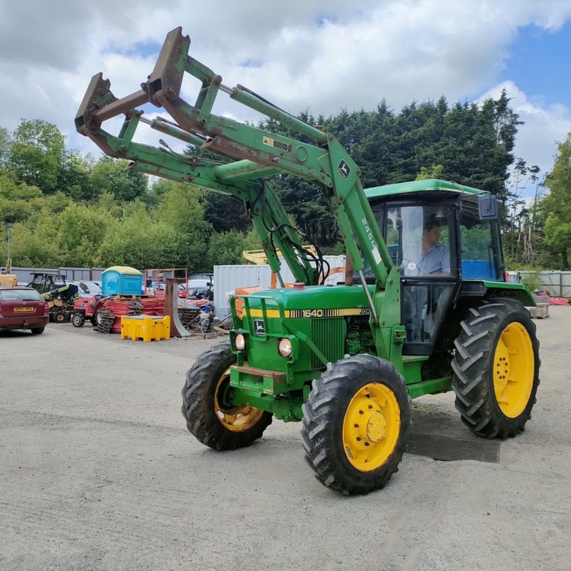 JOHN DEERE 1640 4WD TRACTOR C.W LOADER C.W V5