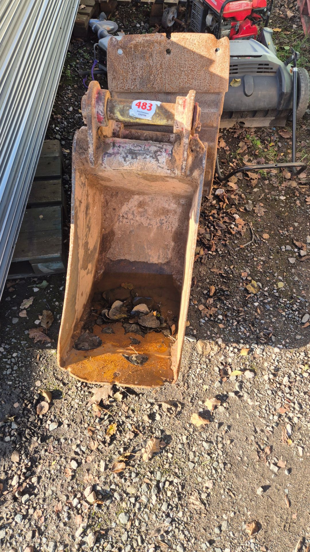 2 DIGGER BUCKETS *** Direct From GAP