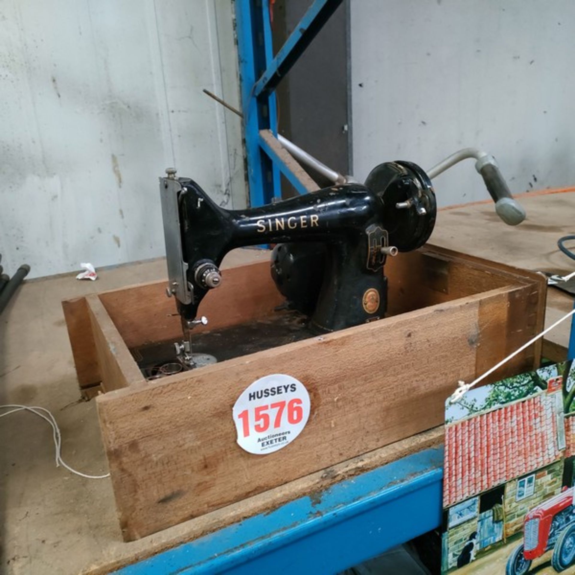 SINGER SEWING MACHINE *** No Vat On Hammer - Auctioneers Margin Scheme ...