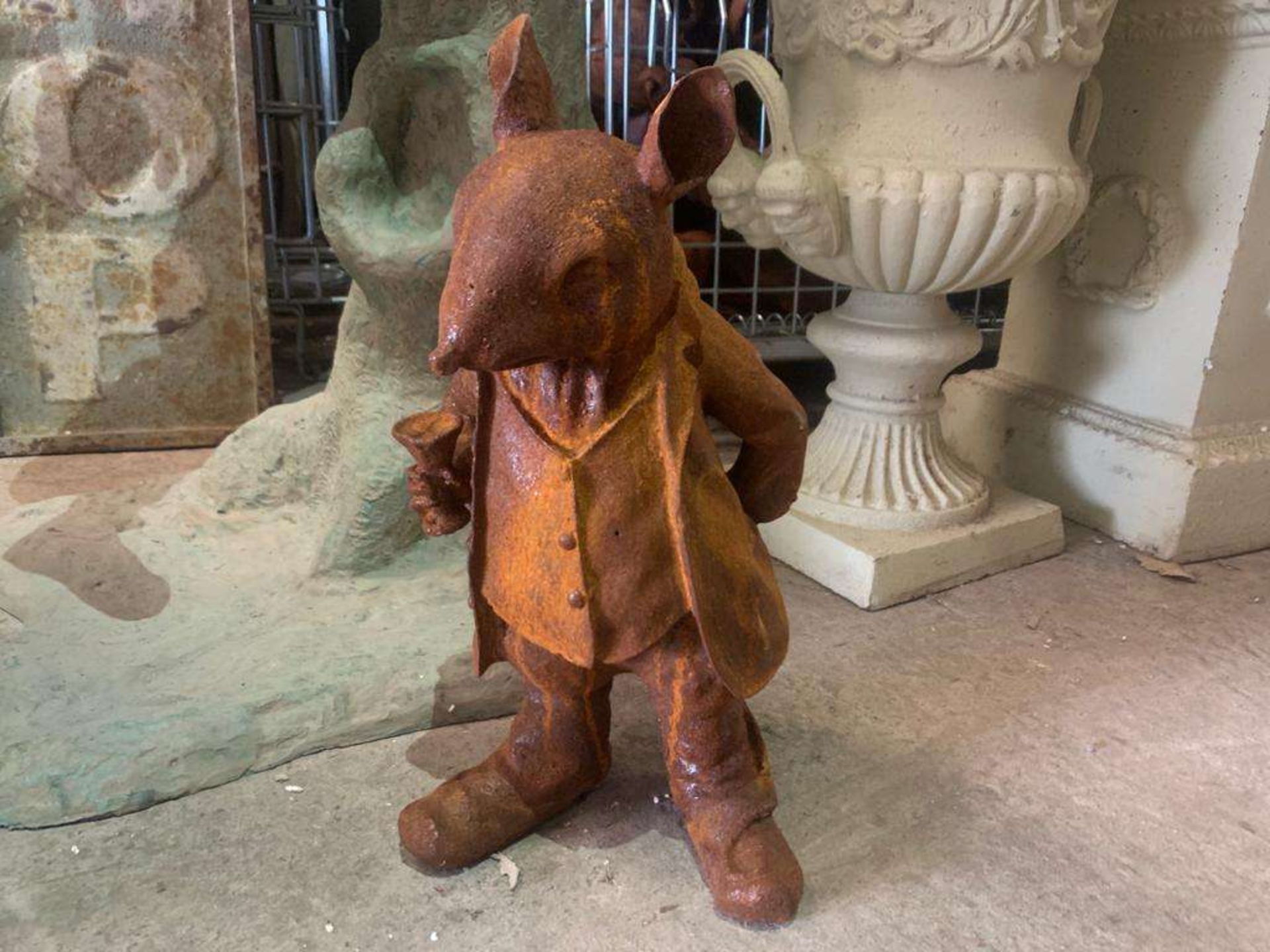 CAST IRON PETER RABBIT STATUE (RAT)