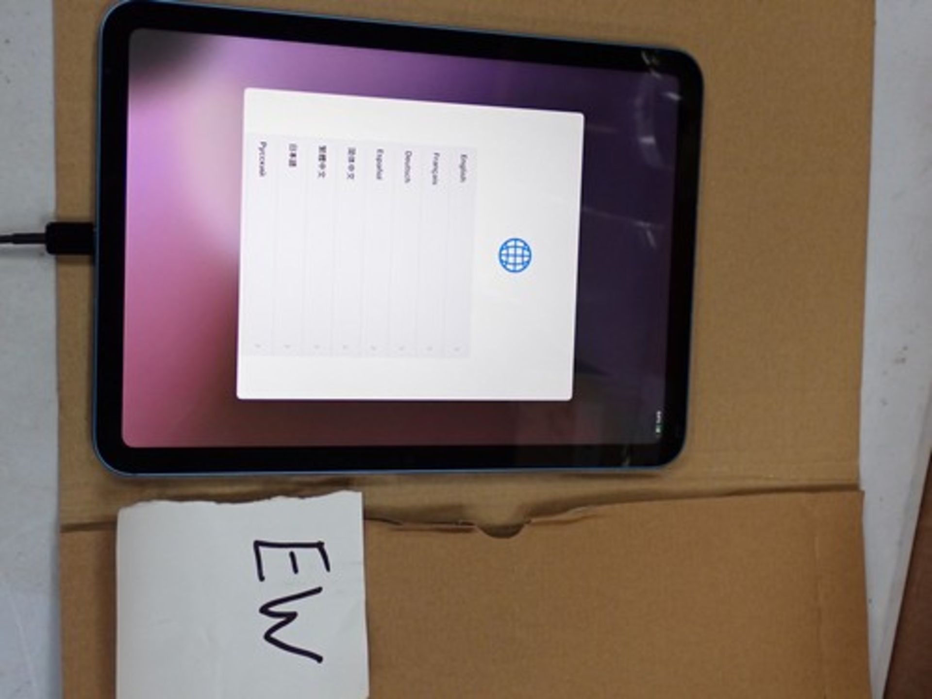 1 x Apple Ipad 10th generation 64gb tablet. Factory reset, IMEI ...