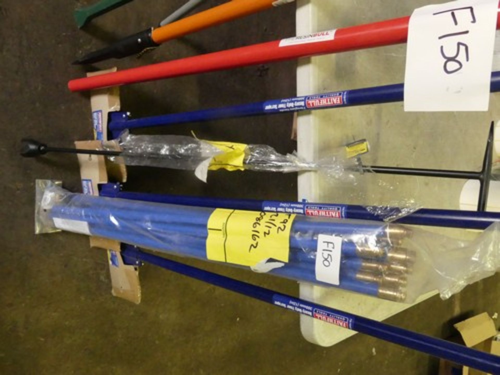 A contractors lot, including 1 x Faithfull insulated crow bar with ...