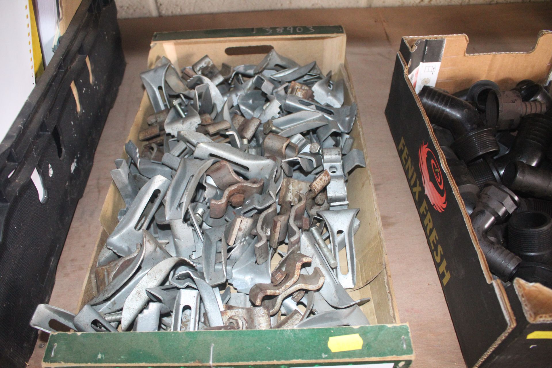 Box assorted clamps. V