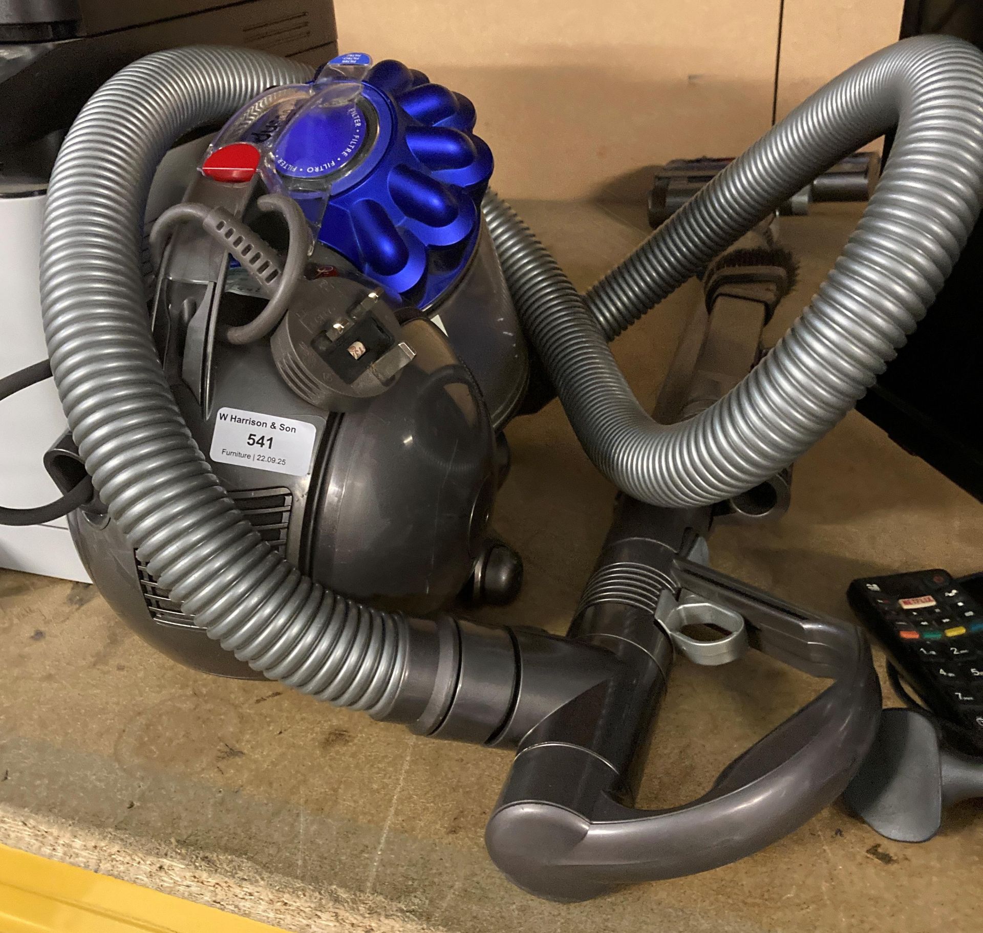 A Dyson DC49 vacuum cleaner (CWH REF: PO)