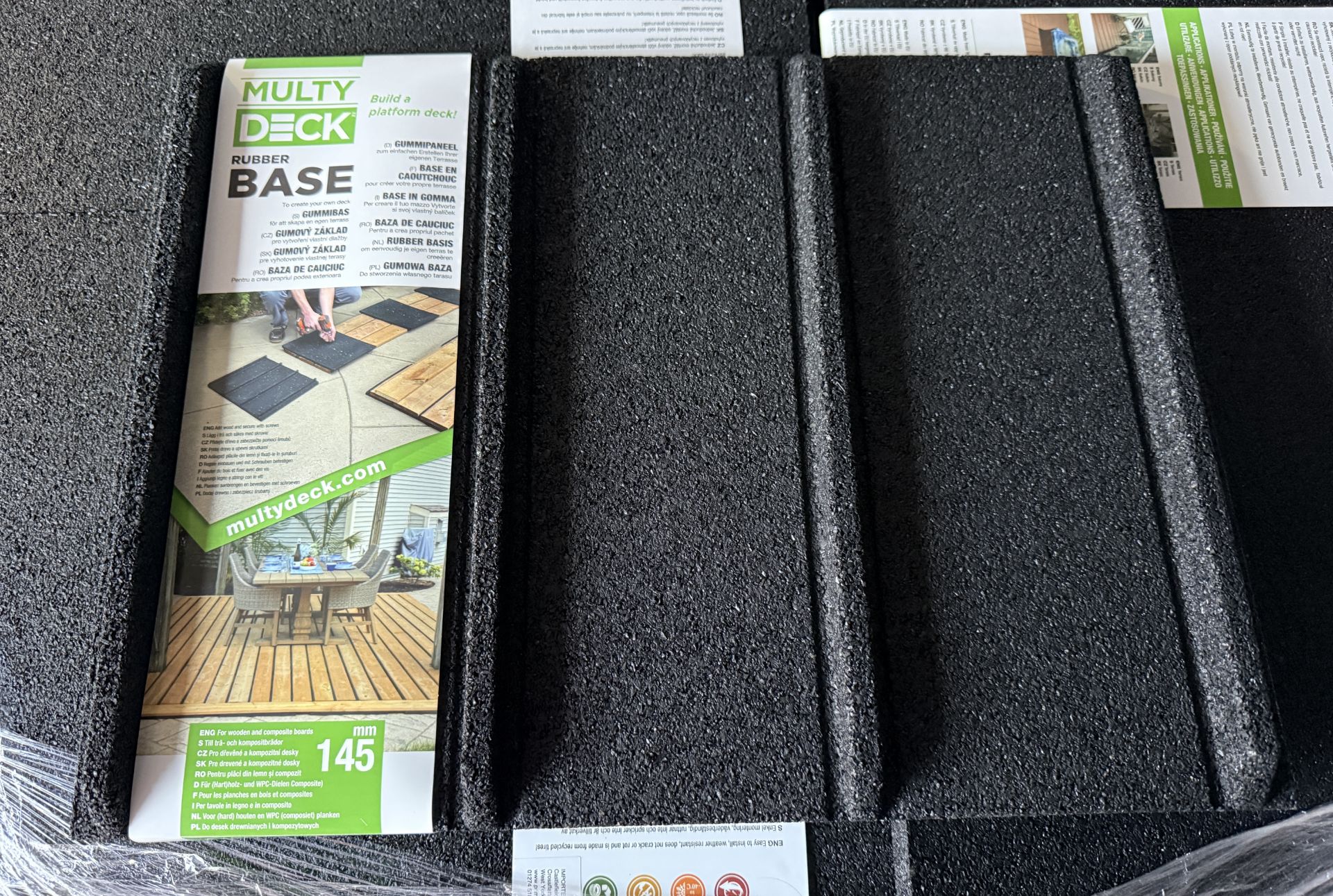 Contents to pallet; 200 x Multy Deck rubber base build-a-platform deck ...