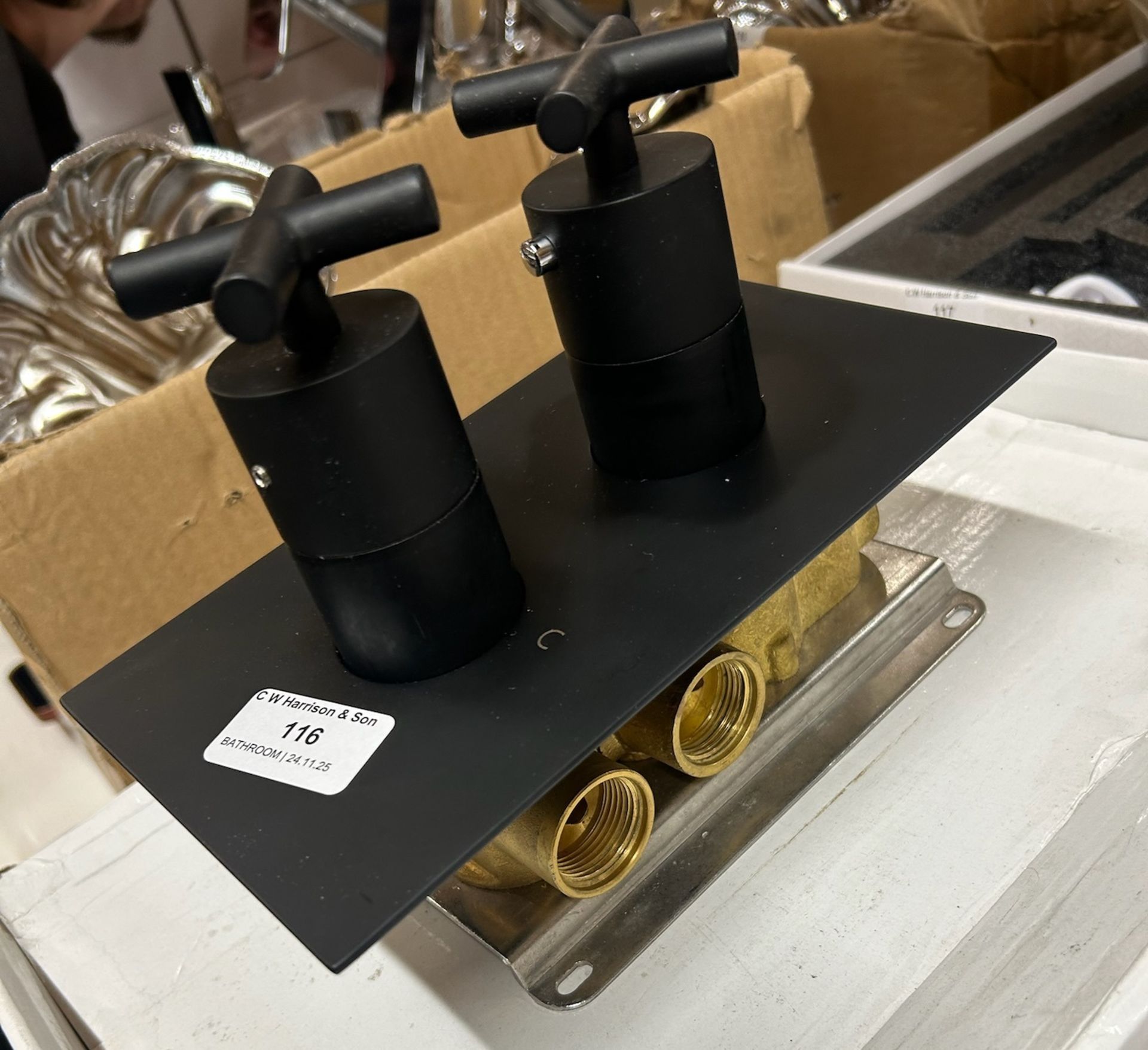 DUAL OUTLET CONCEALED SHOWER VALVE IN BLACK NEW BOXED