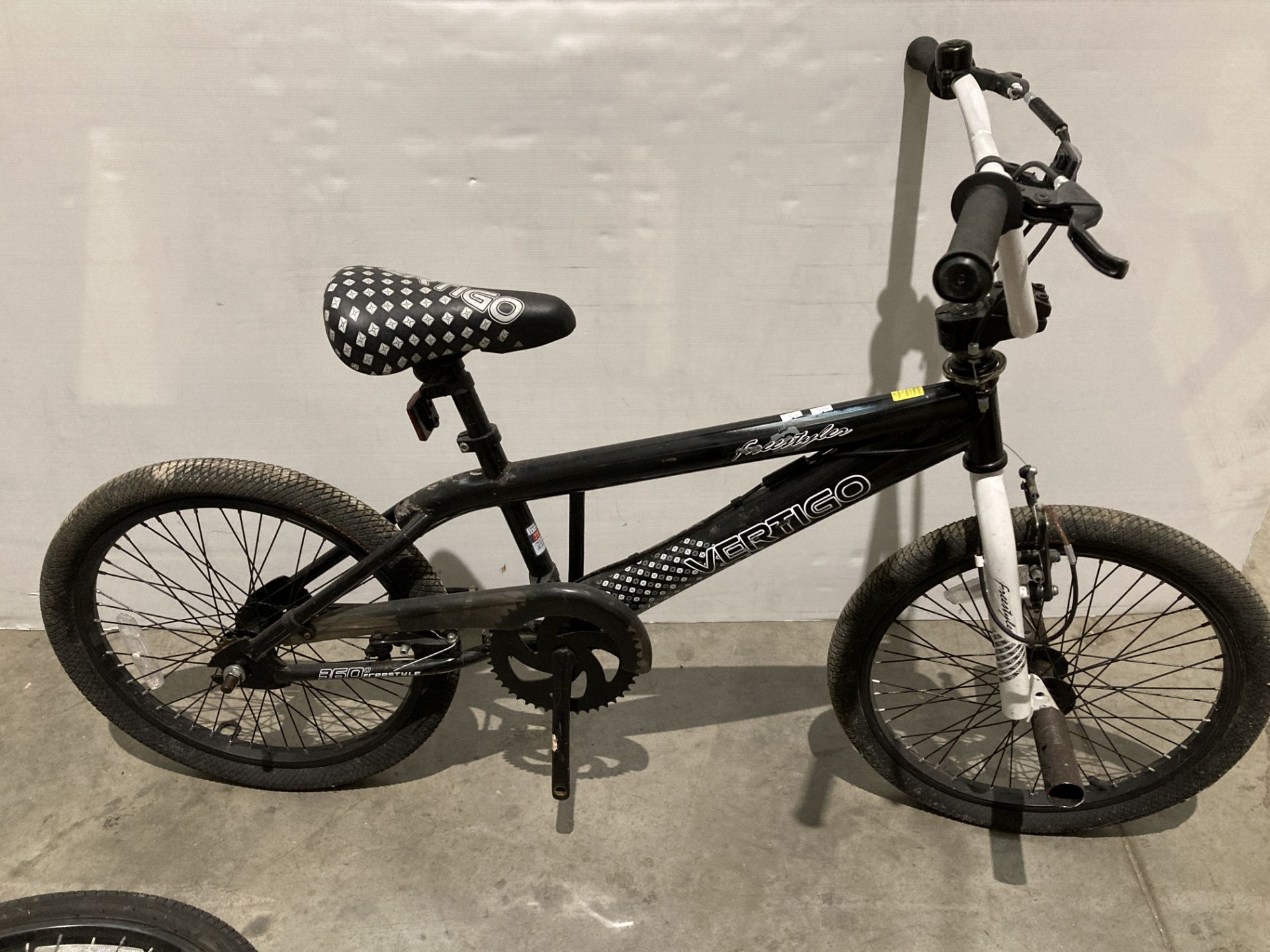 A Muddy Fox Grand Freestyle BMX with rear pegs (old gyro missing on ...