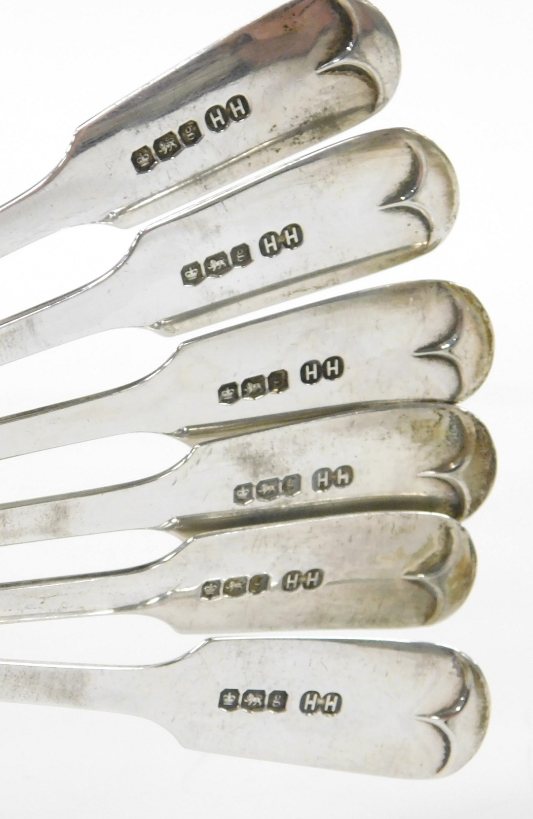 A set of six George V silver Old English pattern teaspoons, Sheffield ...