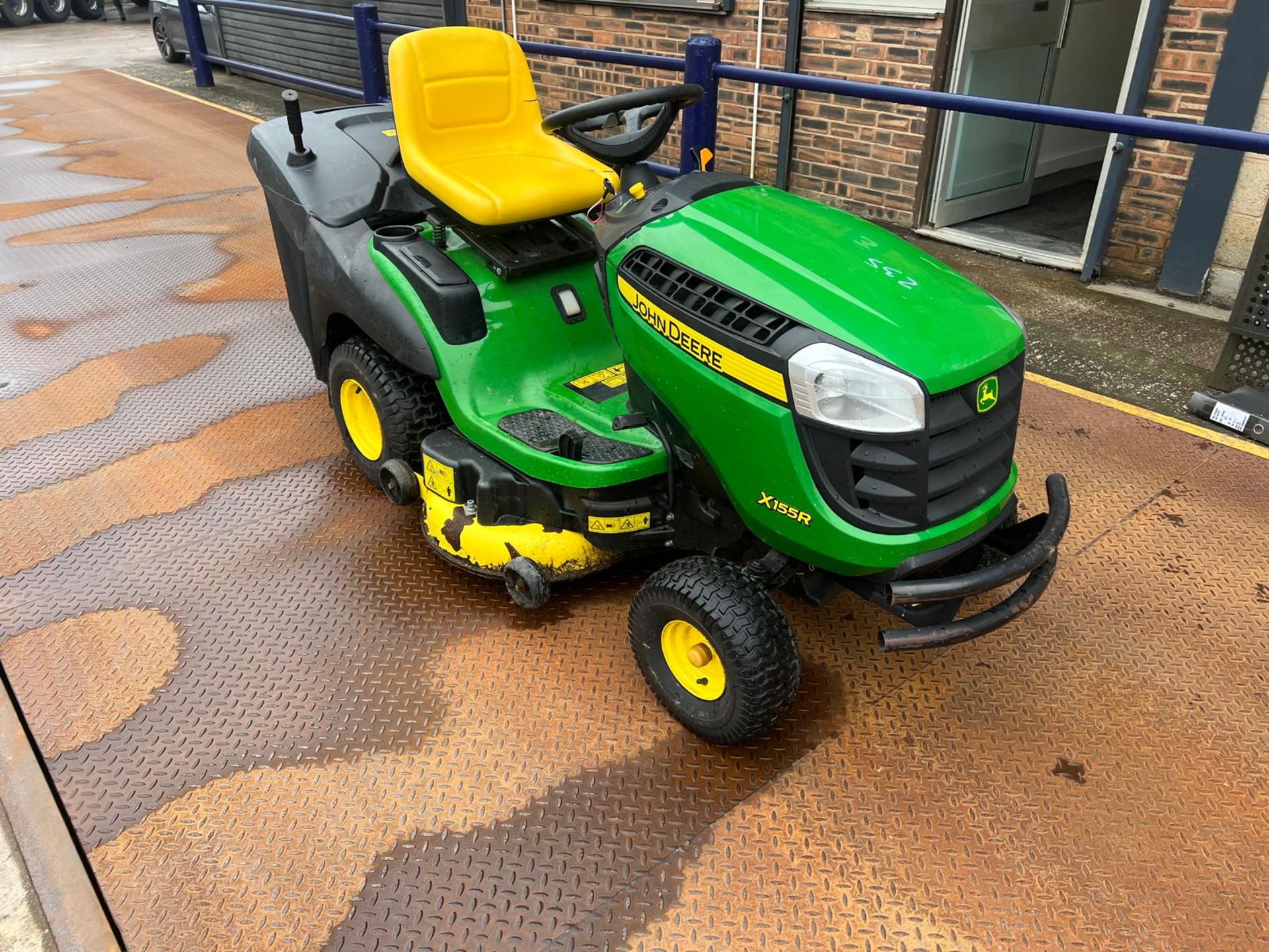 John Deere X155R Ride on Mower Fuel - Petrol Date Of Reg - tbc Hrs ...