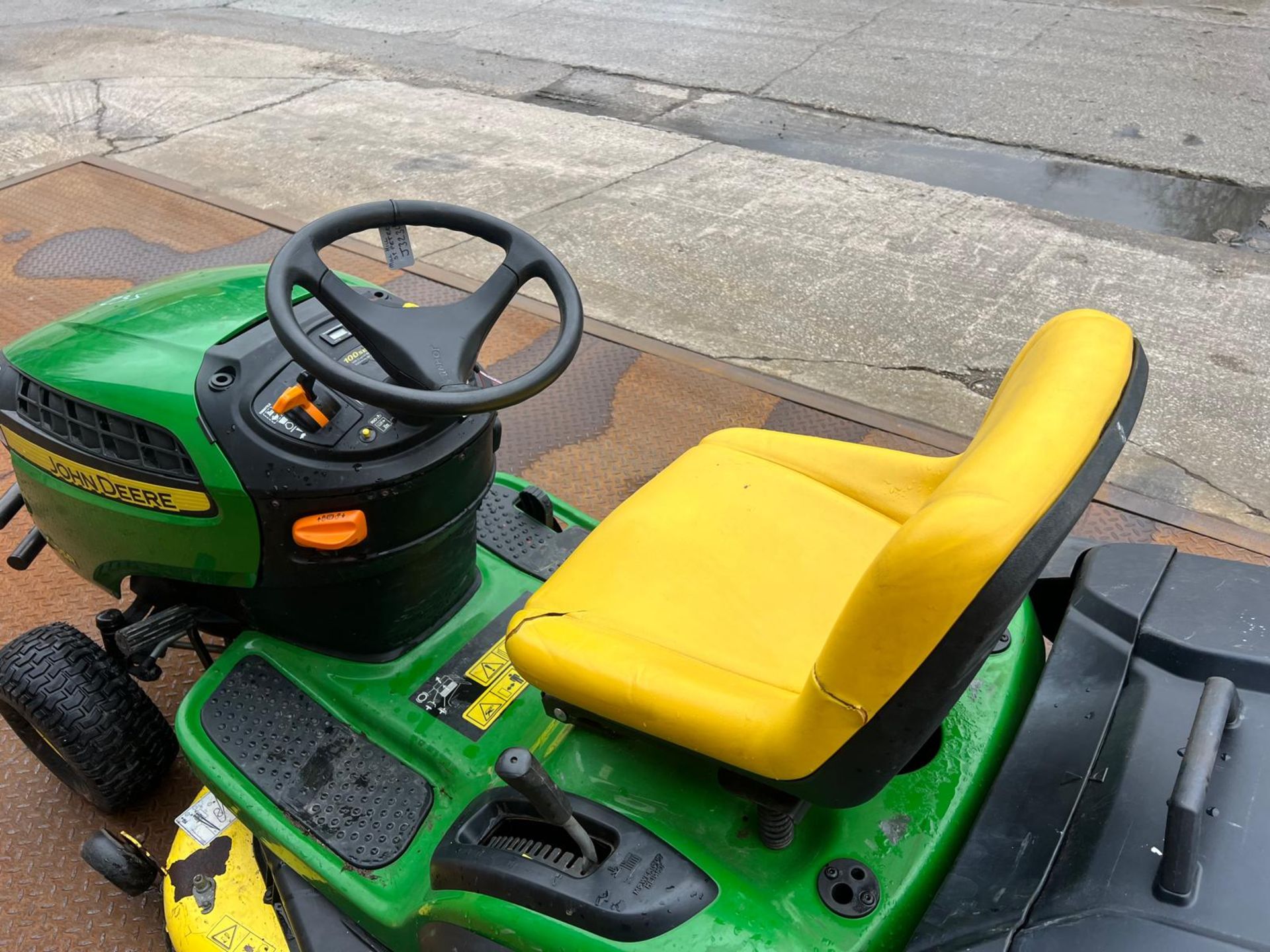 John Deere X155R Ride on Mower Fuel - Petrol Date Of Reg - tbc Hrs ...
