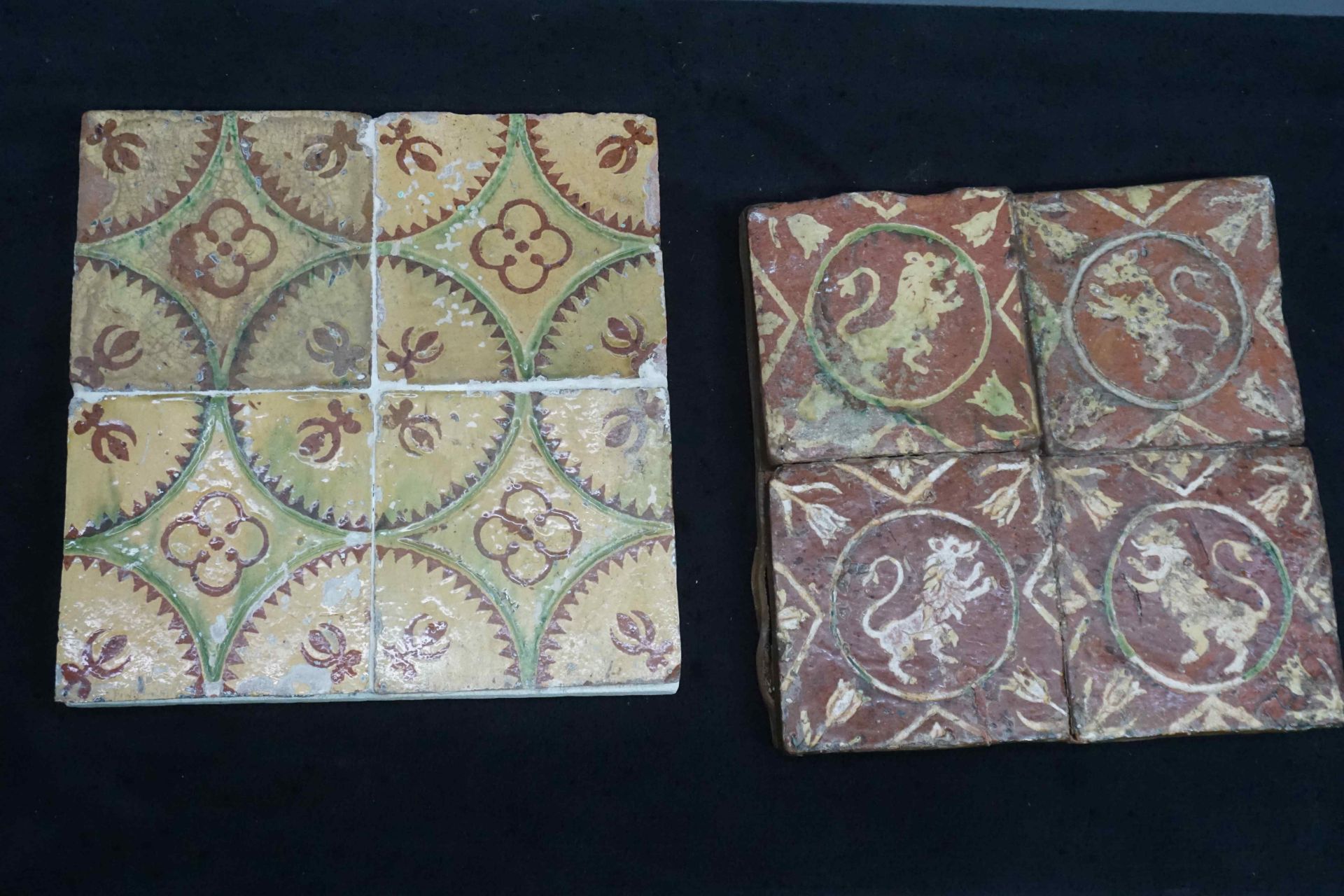Pair of 4-pass tiles, terracotta lion tiles, Flanders 18th century H25 ...