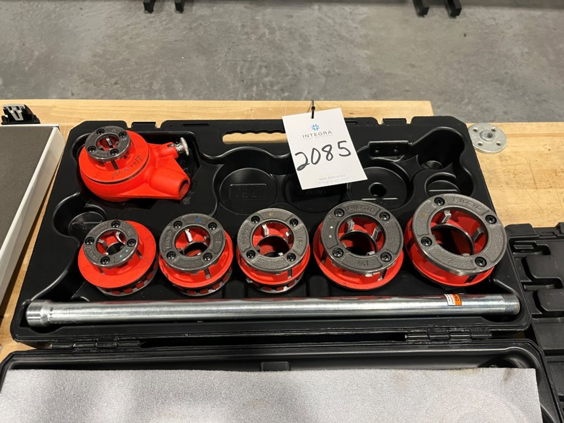 Ridgid 12-R 12 Manual Pipe Threading Kit, 3/4"- 2" Pipe (Location ...