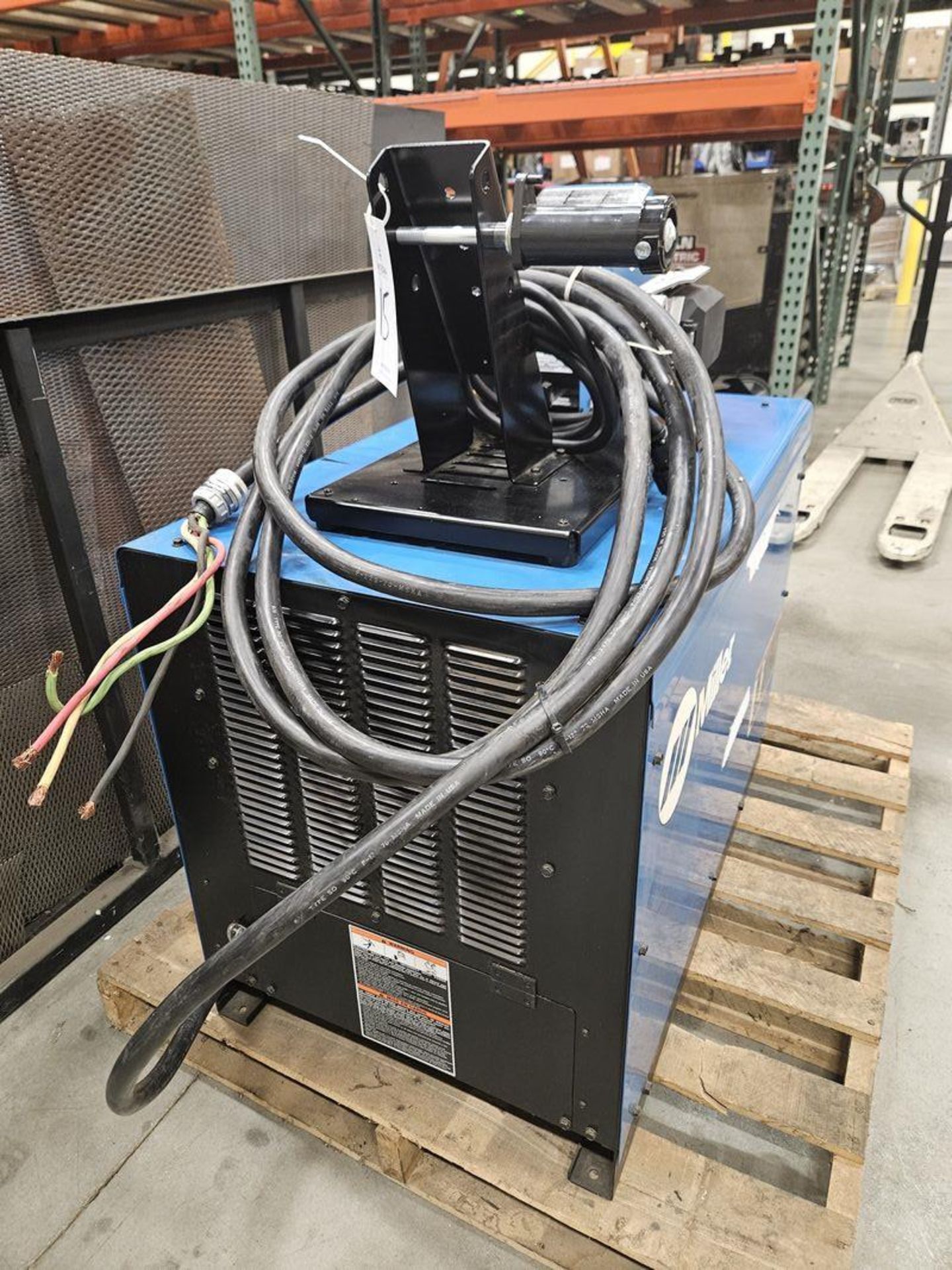 Miller Deltaweld 452 Mig Welding Power Source, S/N LE315835 w/ New 70 ...