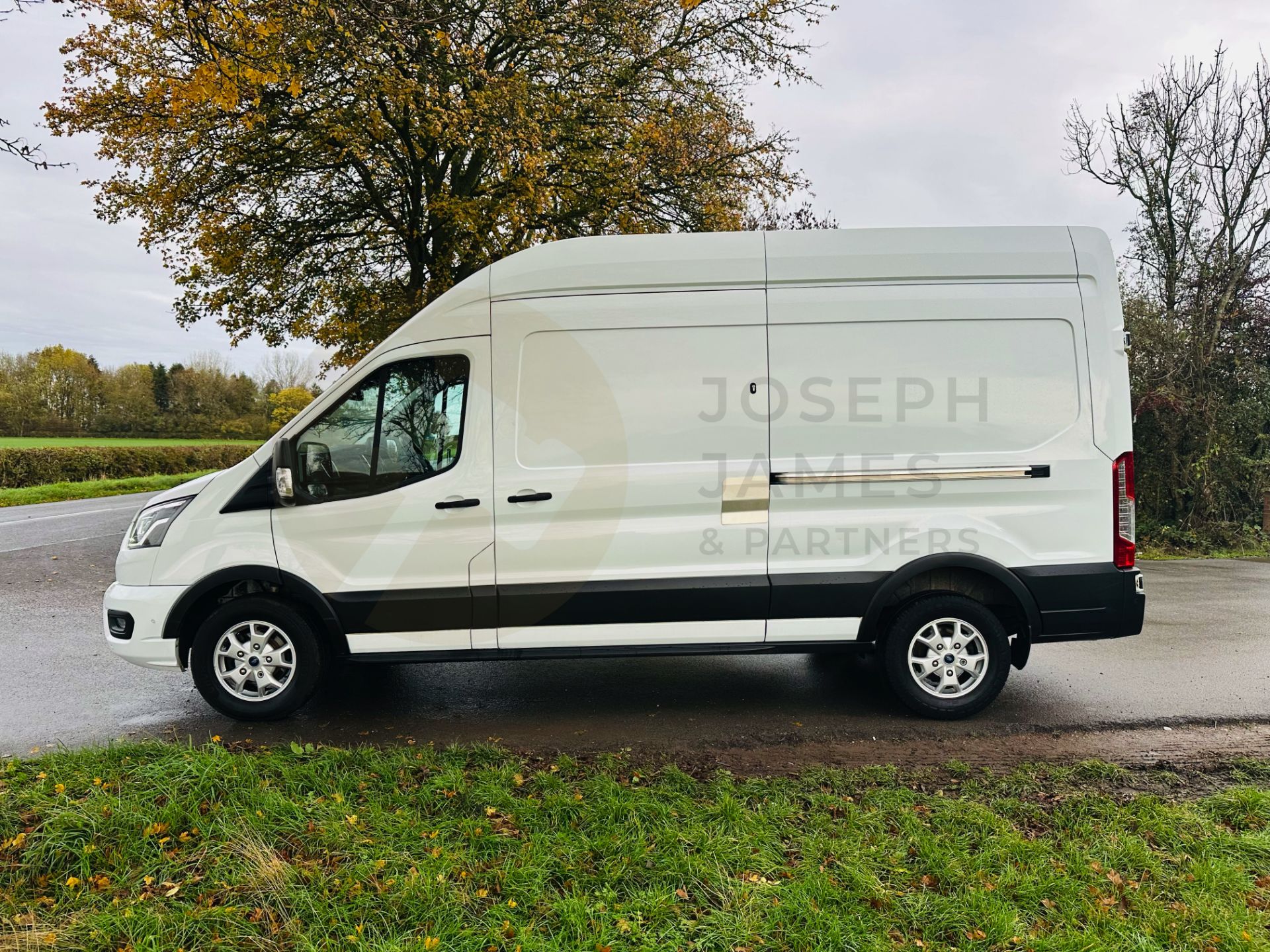 FORD TRANSIT 185 T350L LIMITED TDCI ECOBLUE D.O.R: 12.01.2022 '71 REG ...