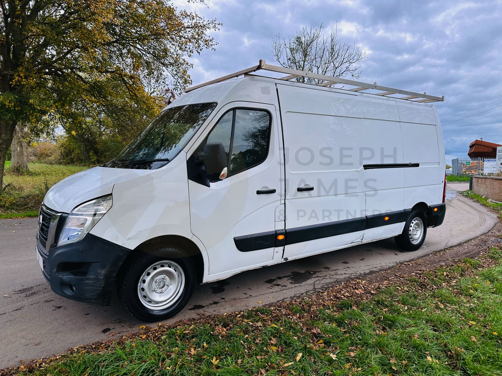NISSAN NV400 2.3DCI *TEKNA EDITION* LWB GLASS RACK & ROOF FRAIL VAN ...