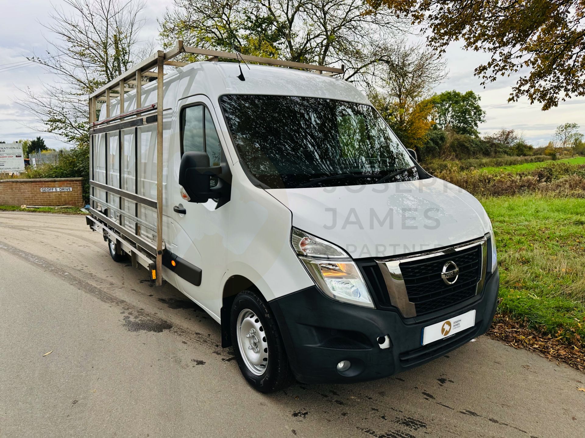 NISSAN NV400 2.3DCI *TEKNA EDITION* LWB GLASS RACK & ROOF FRAIL VAN ...
