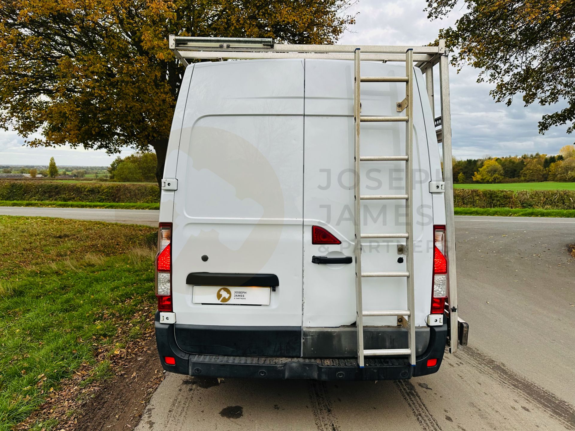 NISSAN NV400 2.3DCI *TEKNA EDITION* LWB GLASS RACK & ROOF FRAIL VAN ...