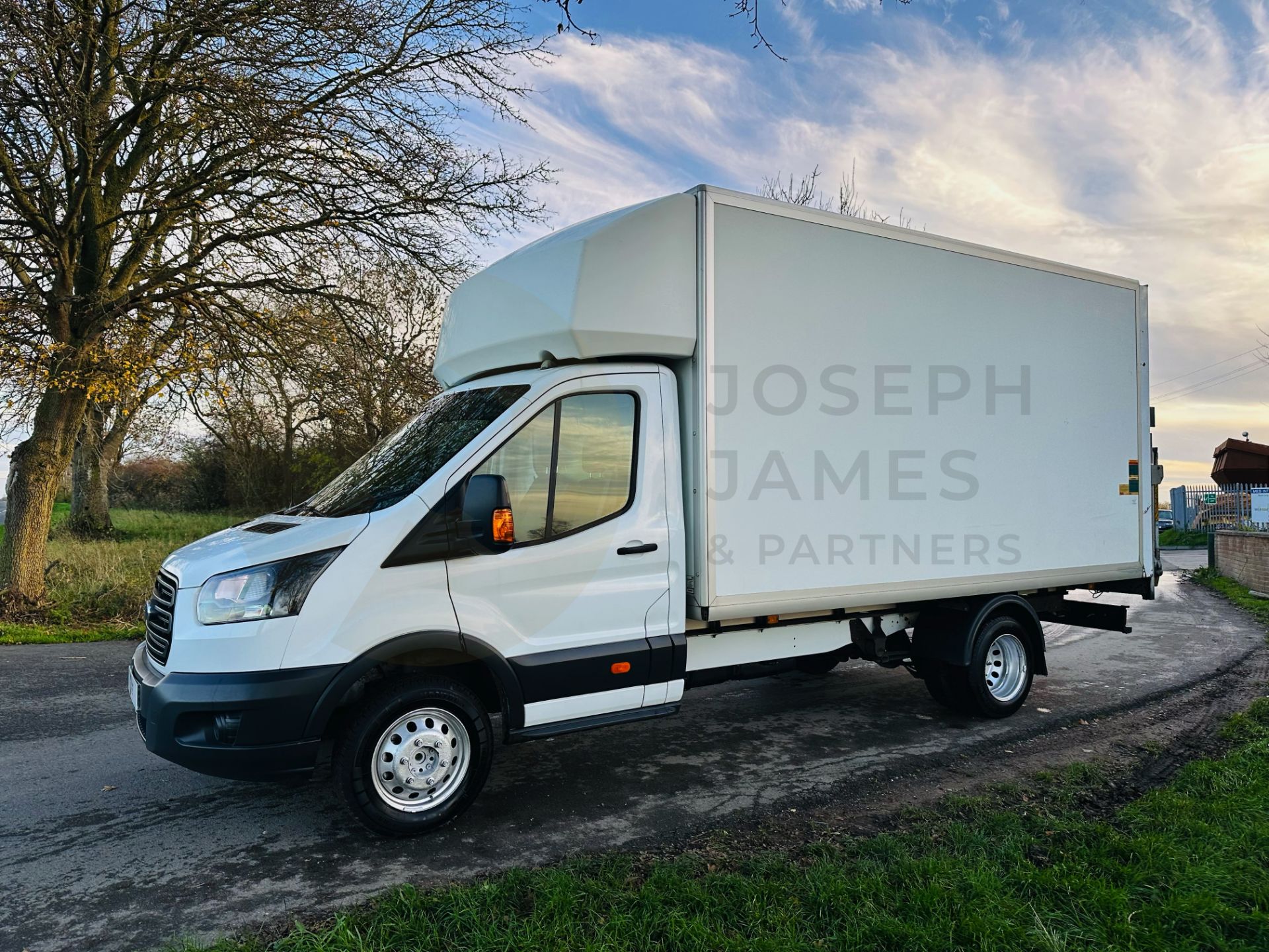 FORD TRANSIT 350 2.0 TDCI *LUTON/ BOX WITH ELECTRIC TAIL LIFT* TWIN ...