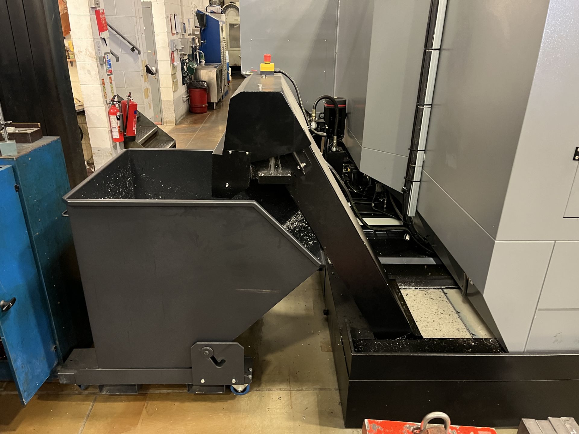 Hurco 3 Axle 50T CNC Machining Centre Model: DCX32i Serial Number ...