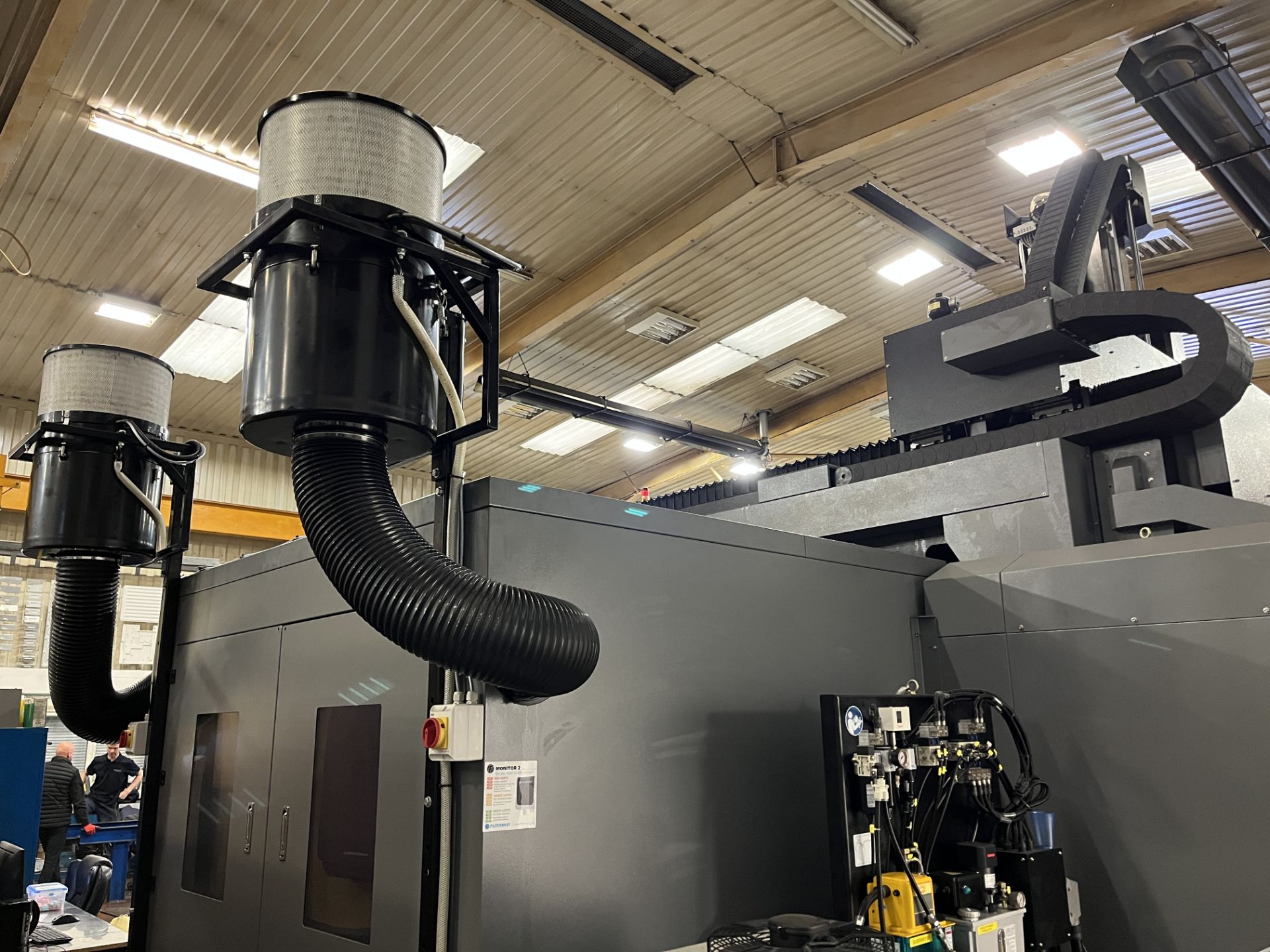 Hurco 3 Axle 50T CNC Machining Centre Model: DCX32i Serial Number ...