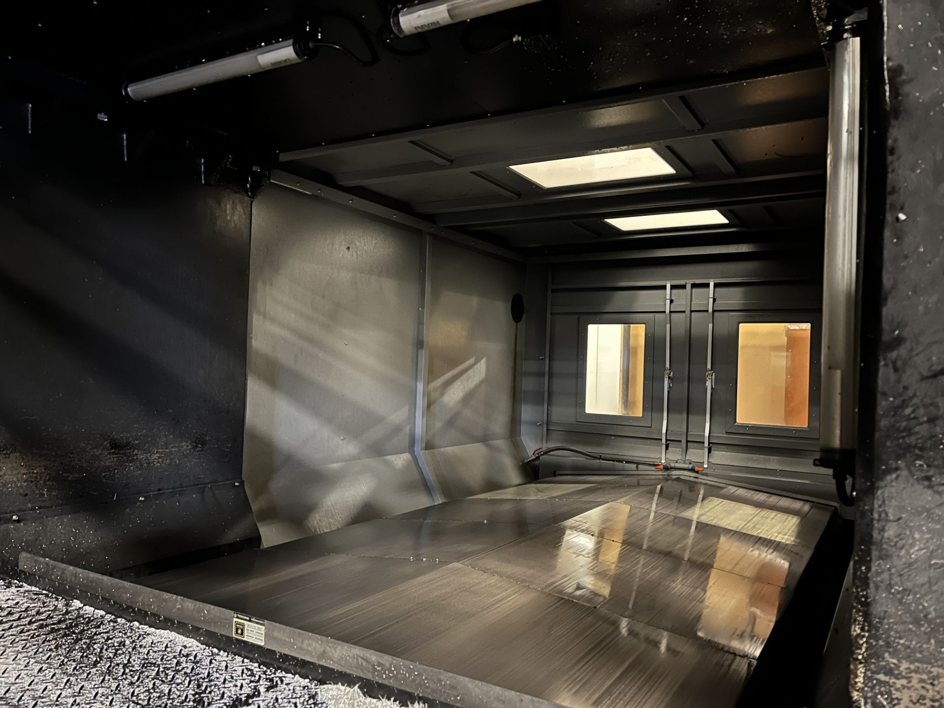 Hurco 3 Axle 50T CNC Machining Centre Model: DCX32i Serial Number ...