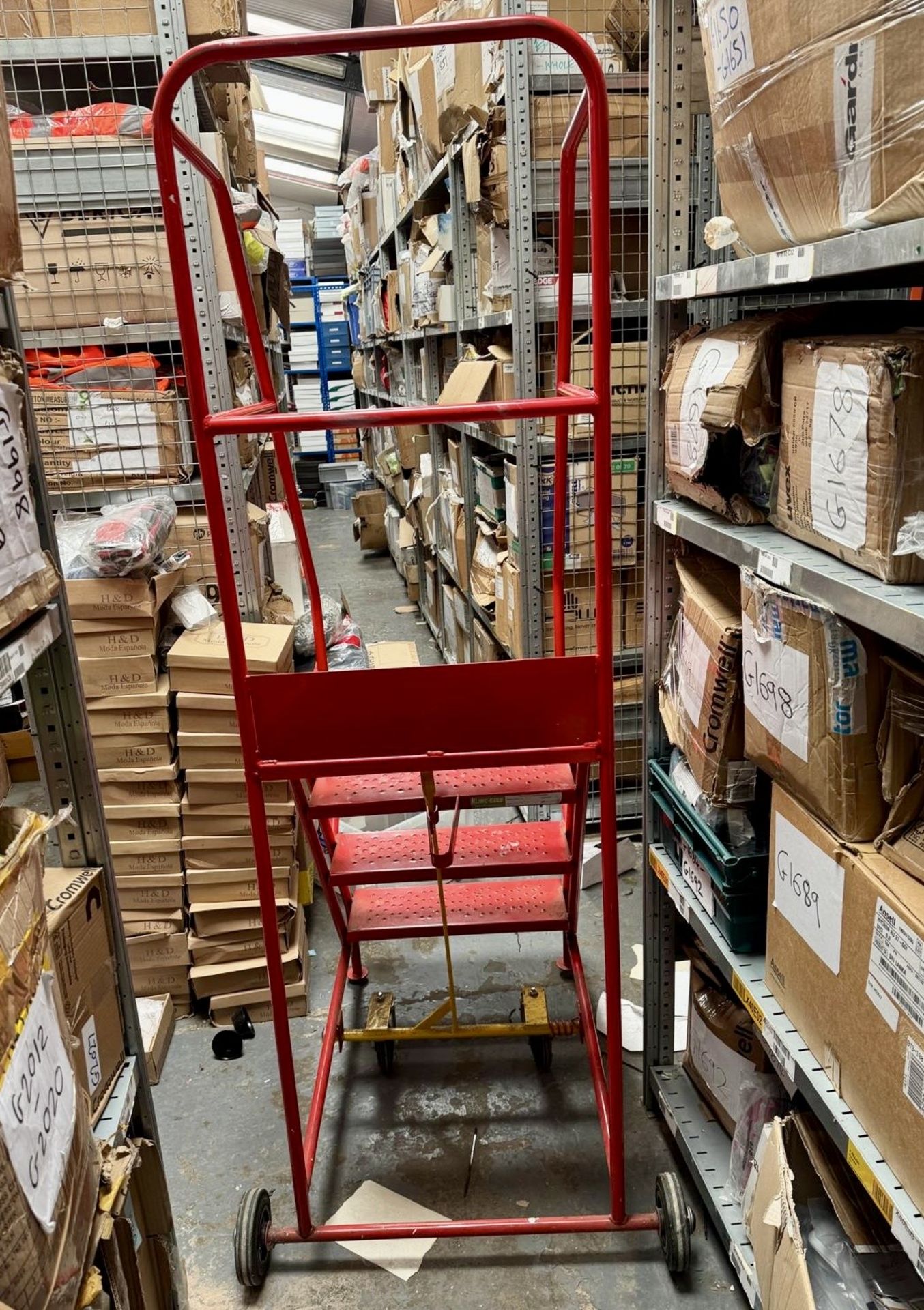 4 TREAD STEP RED WAREHOUSE LADDER ACCESS RACKING STEPS - USED GREAT ...