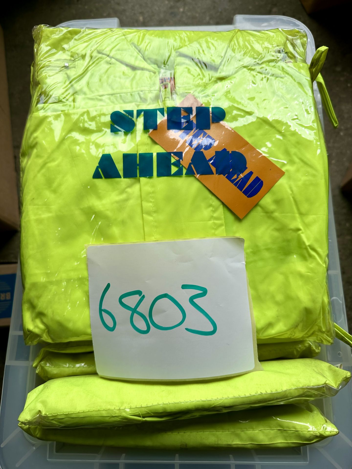 17 X STEP AHEAD WATERPROOF JACKETS ASSORTED SIZES