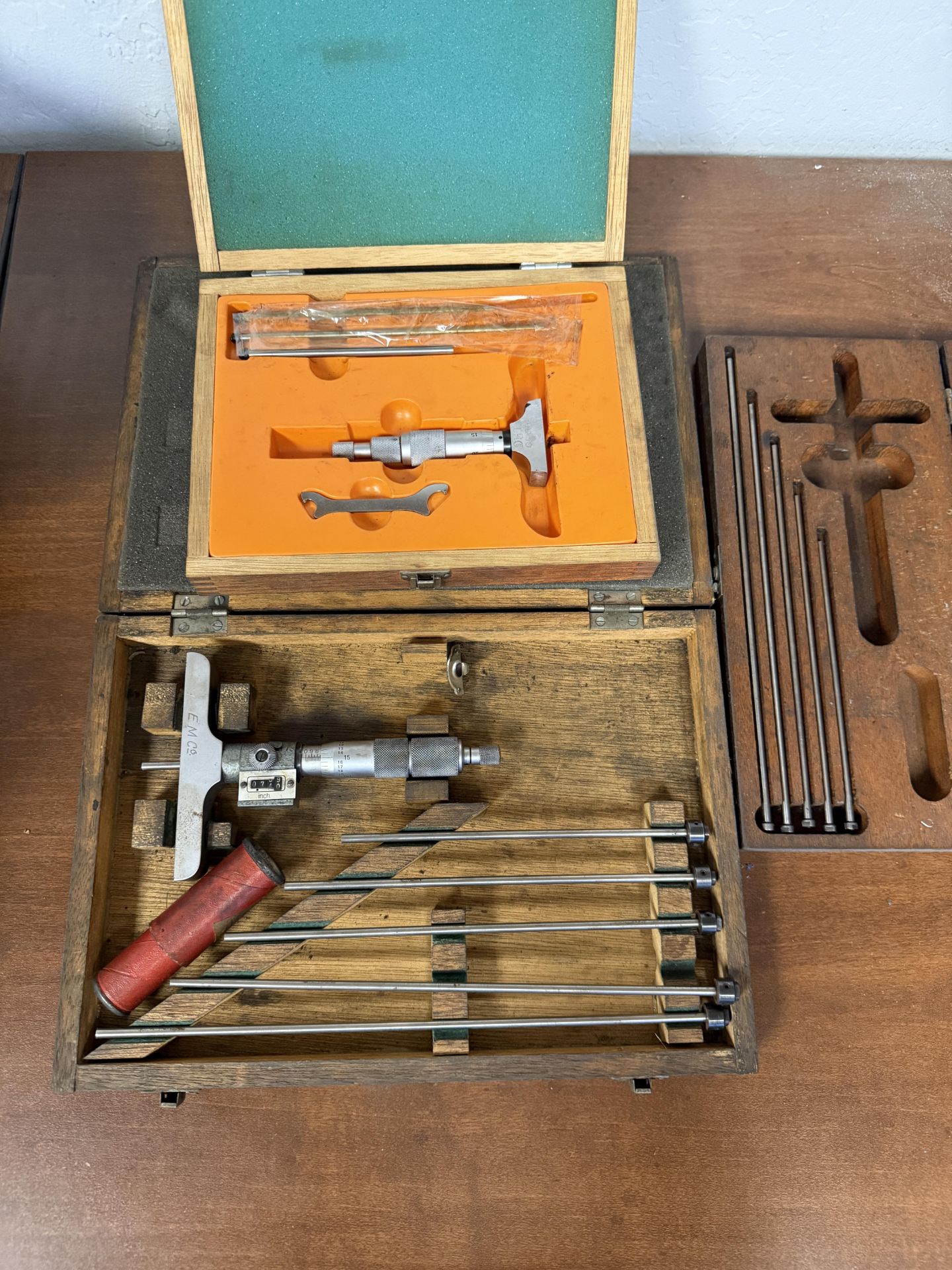 Fowler Depth Micrometer 0-4" & Mitutoyo Depth Micrometer Set 6"-12 ...