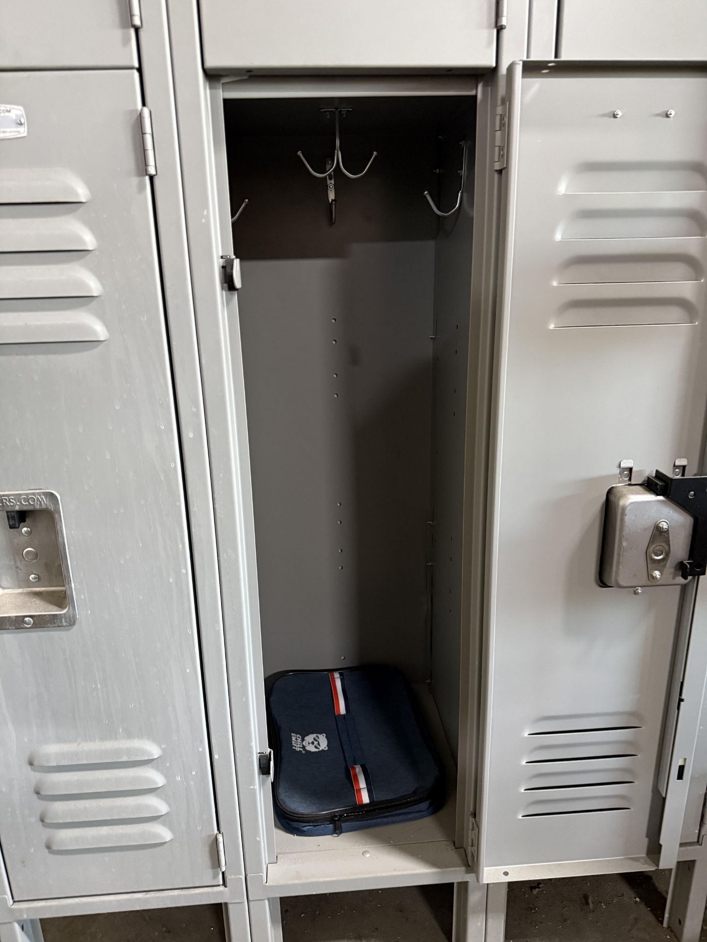 6 Section Lockers.com Lockers
